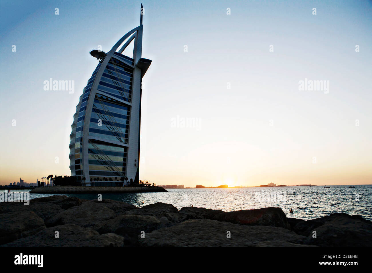Le Burj Al Arab hôtel 7 étoiles à Dubaï ÉMIRATS ARABES UNIS par la ...