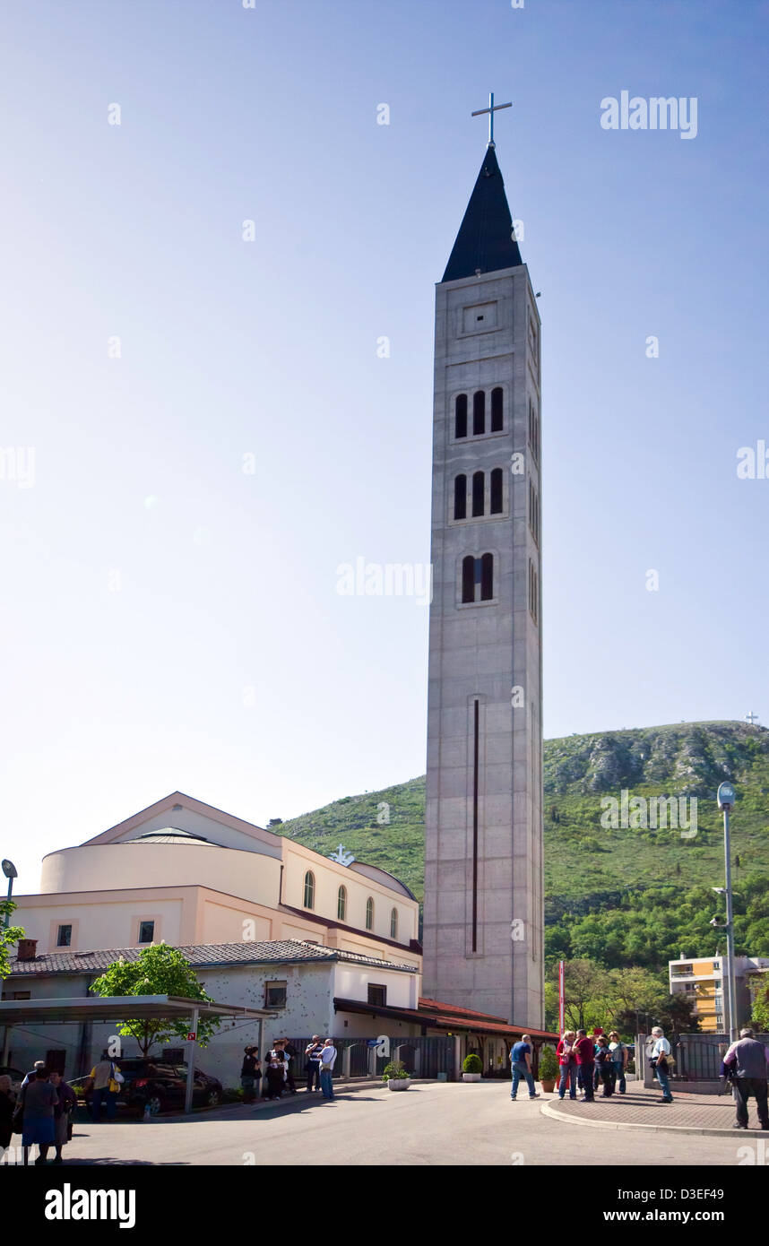 Mostar cross Banque de photographies et d’images à haute résolution - Alamy