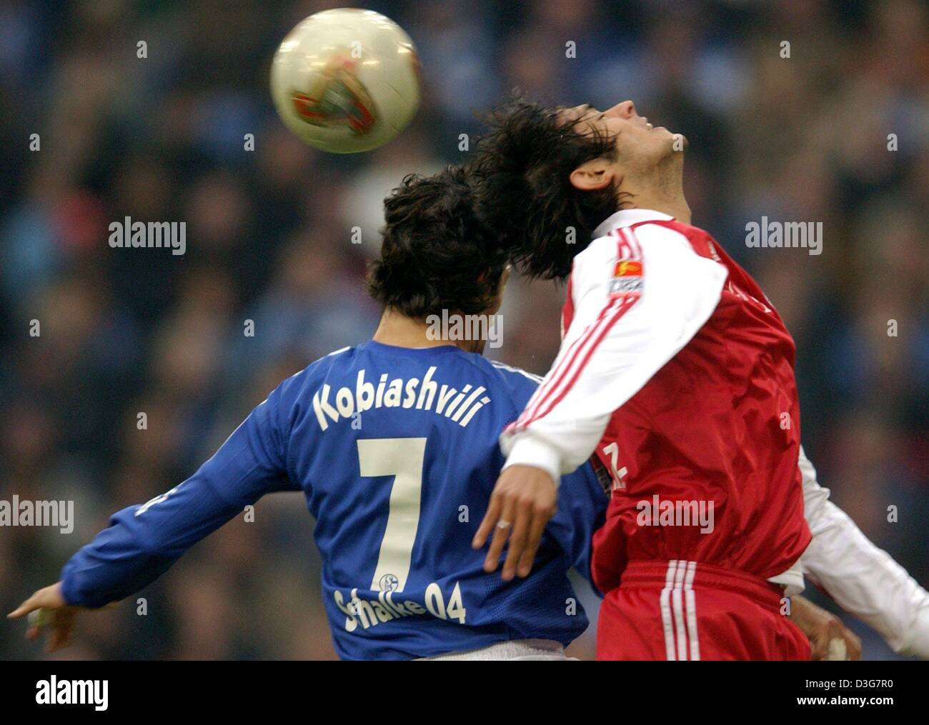 (Afp) - Le milieu de terrain de Schalke Levan Kobiashvili de Géorgie (L ...