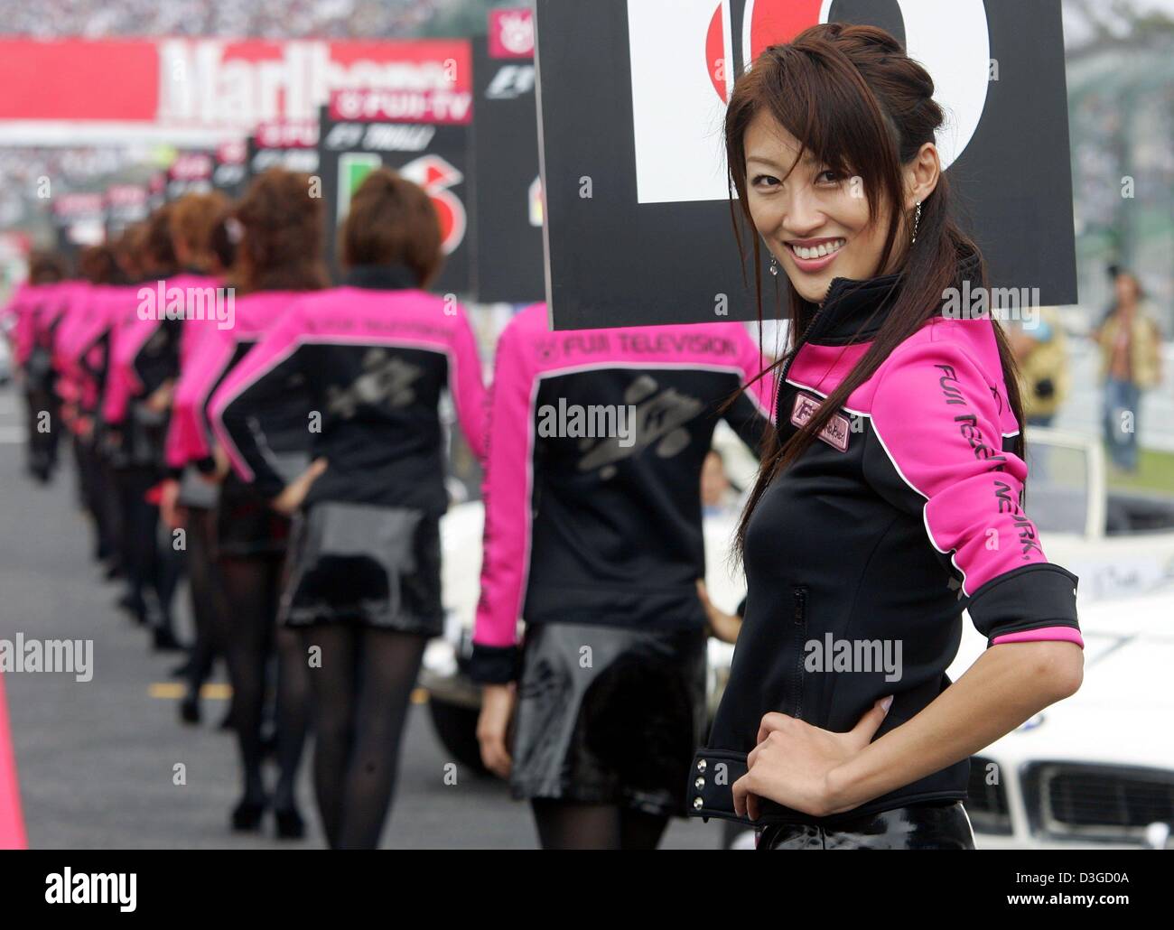 Dpa japanese grid girls form Banque de photographies et d’images à ...