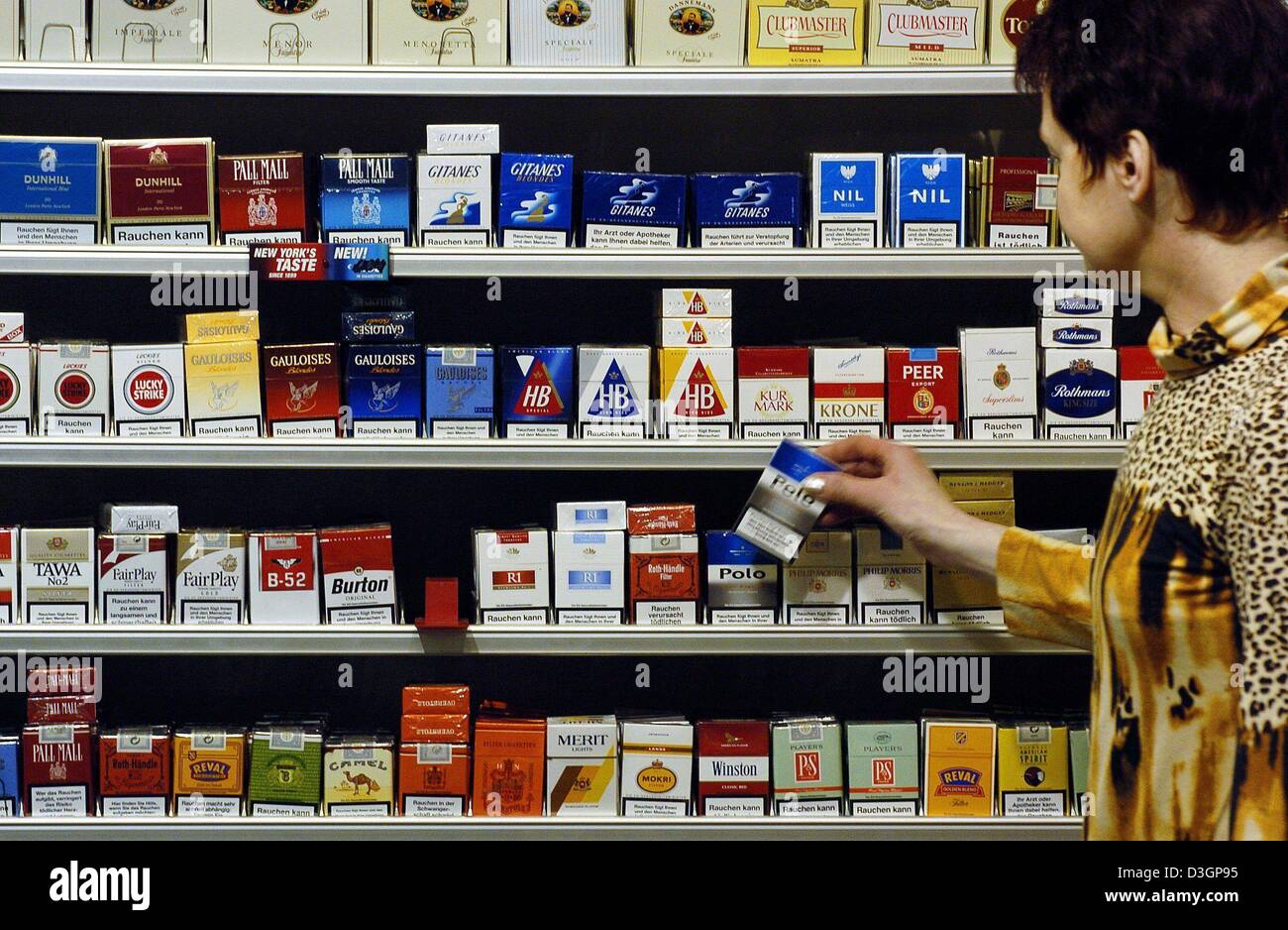 Paquet cigarette allemagne Banque de photographies et d’images à haute ...