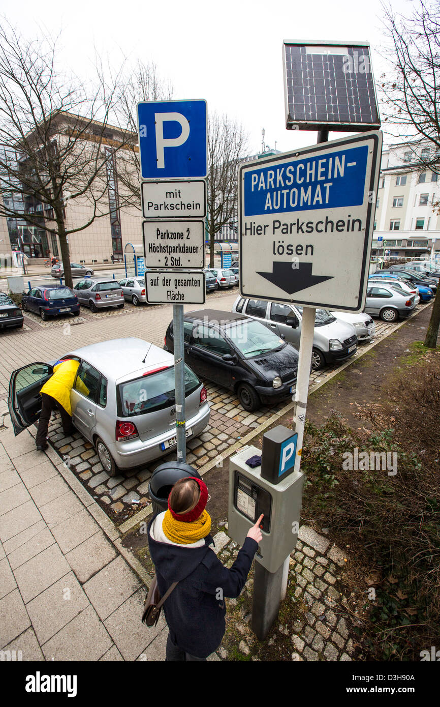 Parking ticket machine solar panel Banque de photographies et d’images ...