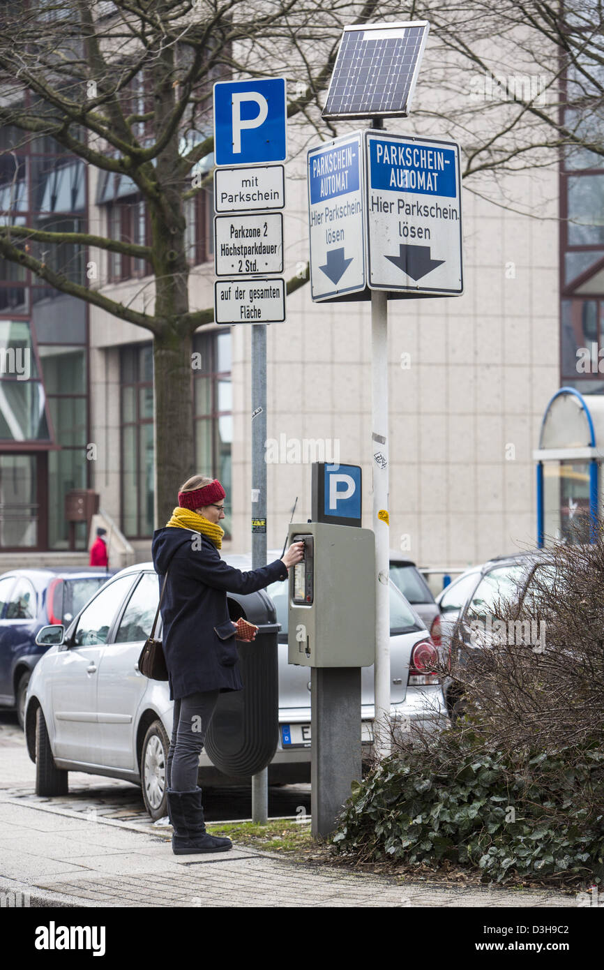 Parking ticket machine solar panel Banque de photographies et d’images ...