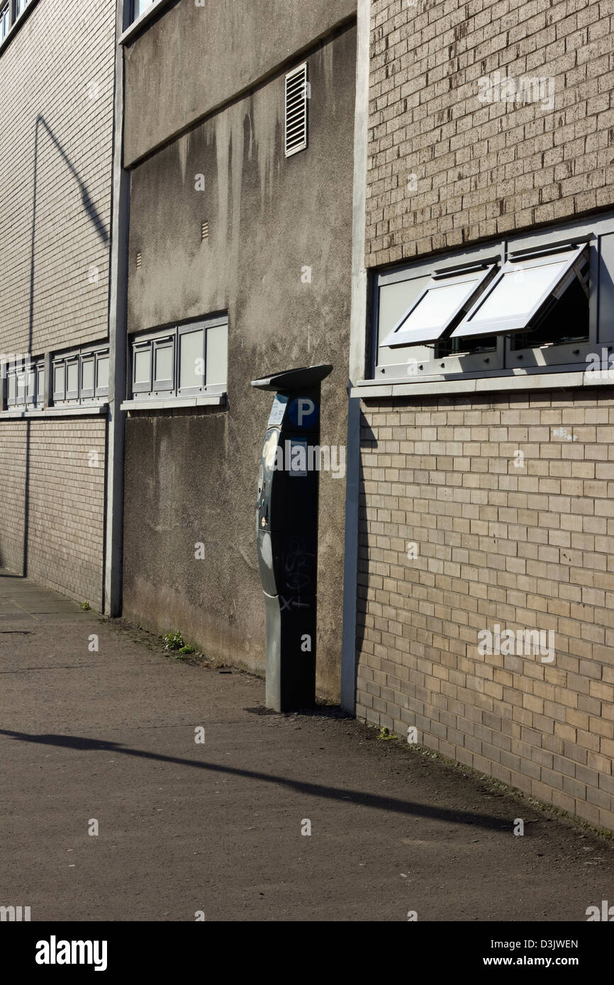 Solar powered parking ticket machine Banque de photographies et d ...