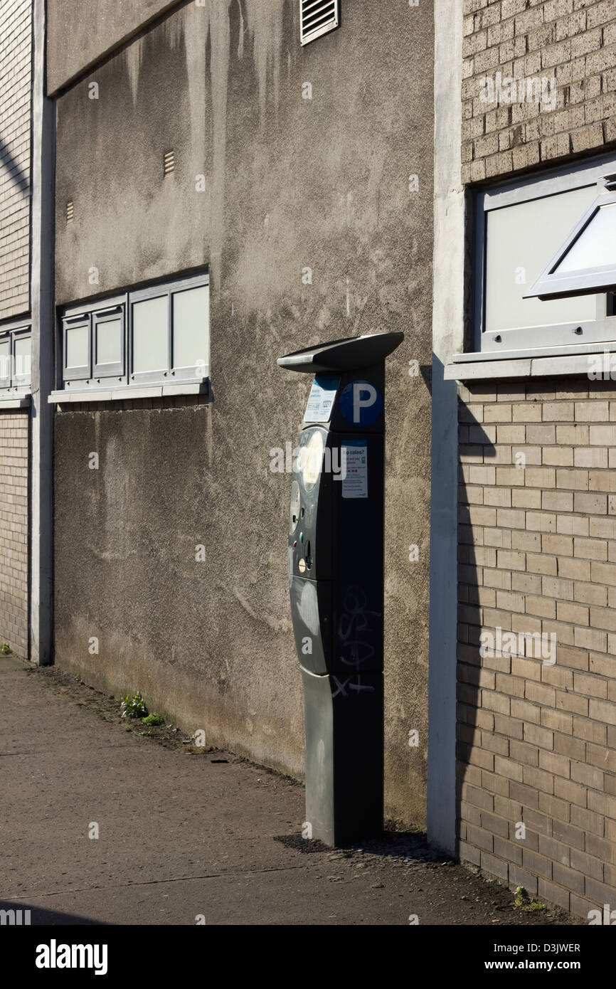 Solar powered parking ticket machine Banque de photographies et d ...
