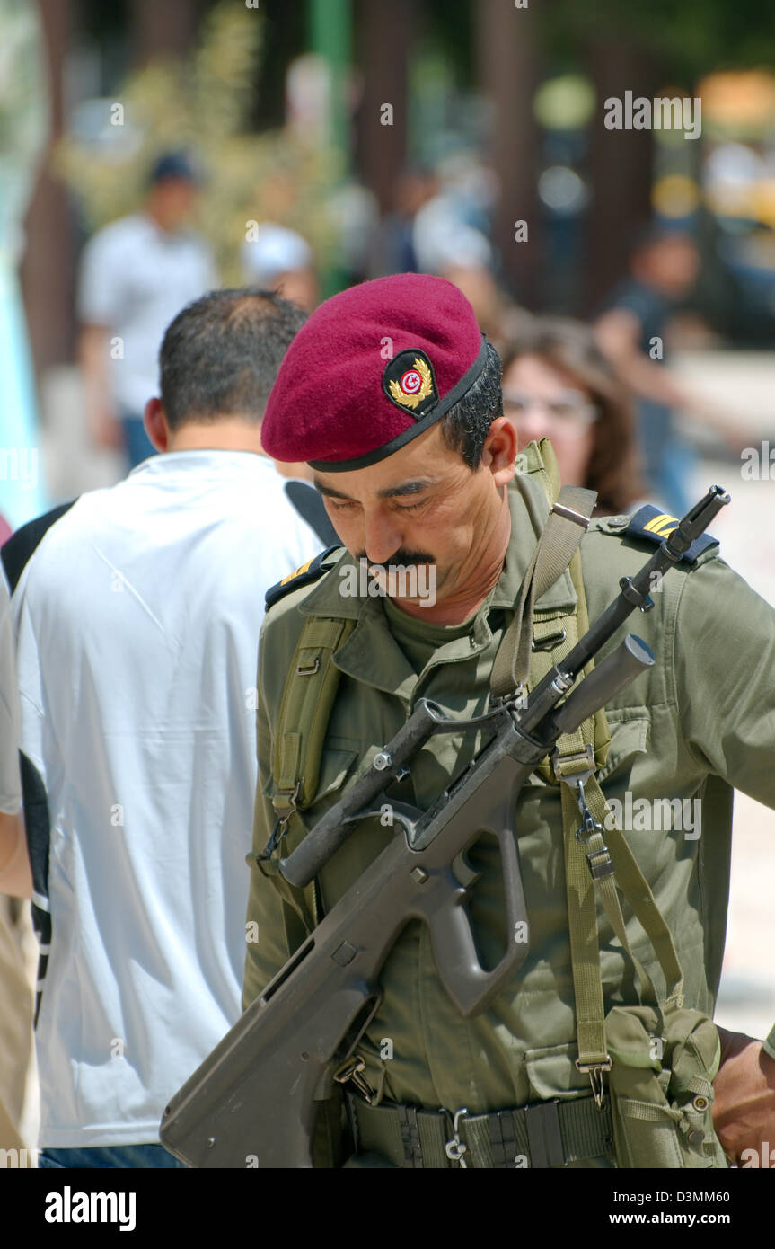 Patrouille militaire Banque de photographies et d’images à haute ...