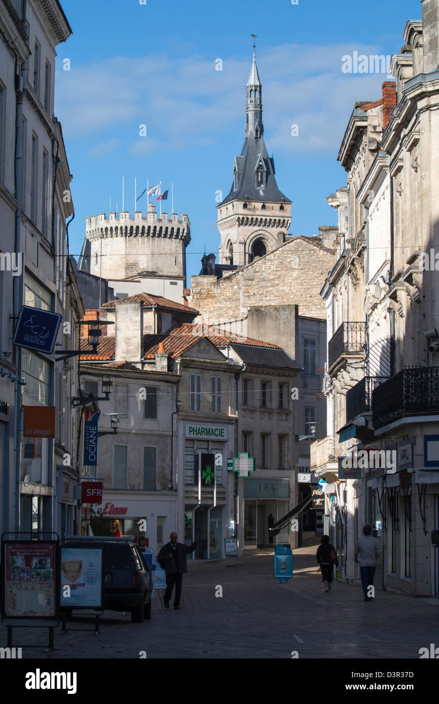 Angouleme Banque de photographies et d’images à haute résolution - Alamy