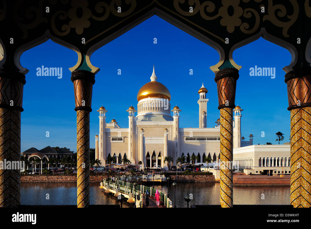 La pièce centrale de la capitale de Brunei Bandar Seri Begawan est la ...