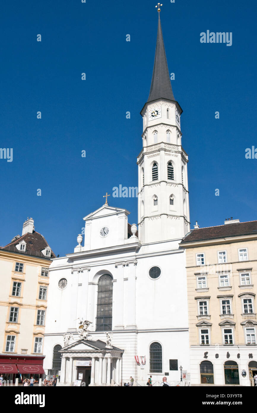 Michaelerkirche vienna Banque de photographies et d’images à haute ...