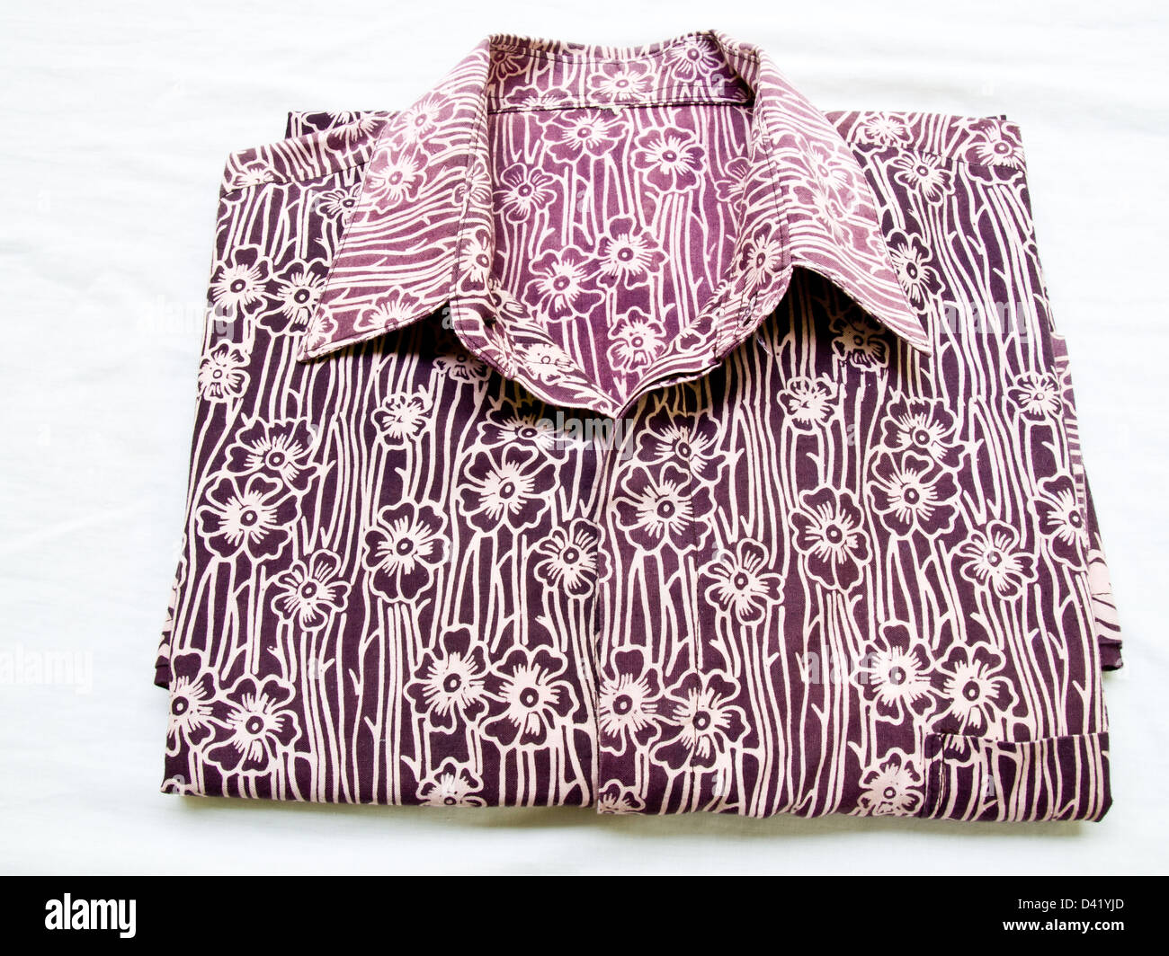 Batik shirt Banque de photographies et d’images à haute résolution - Alamy