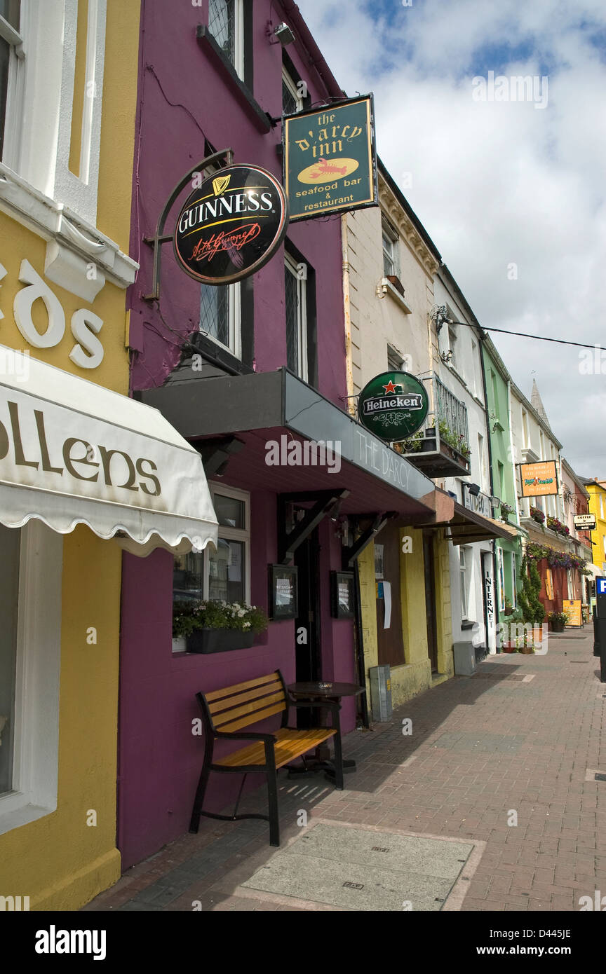 Main street clifden town Banque de photographies et d’images à haute ...