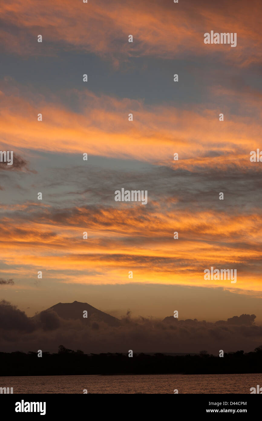 Raung volcano Banque de photographies et d’images à haute résolution ...