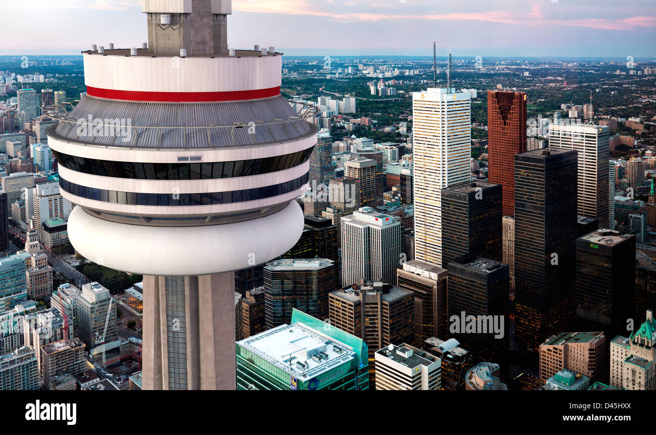 Cn tower closeup Banque de photographies et d’images à haute résolution ...