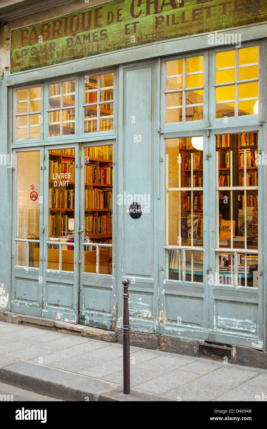 Librairie de paris Banque de photographies et d’images à haute ...