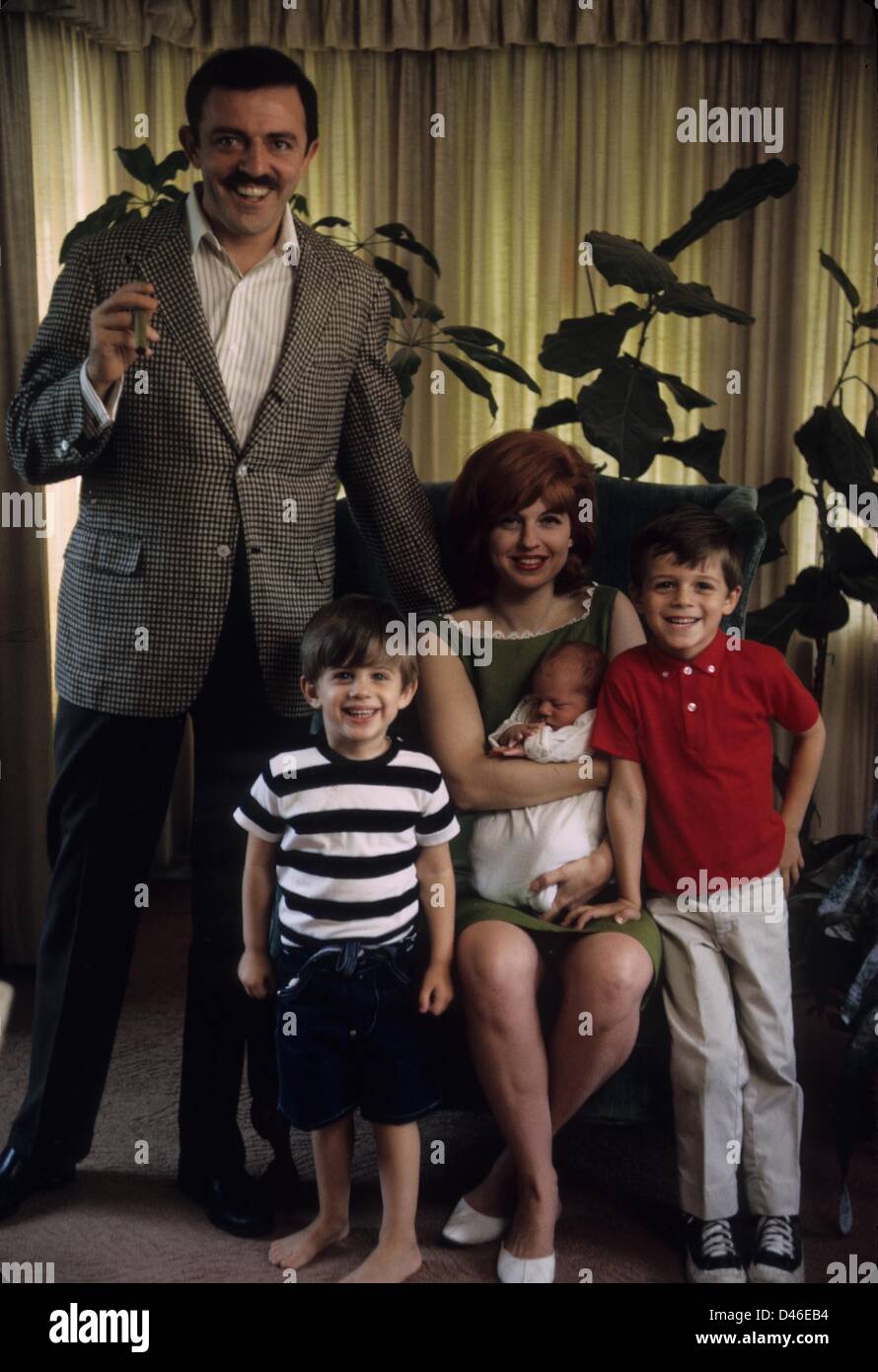 John astin wife patty duke Banque de photographies et d’images à haute ...