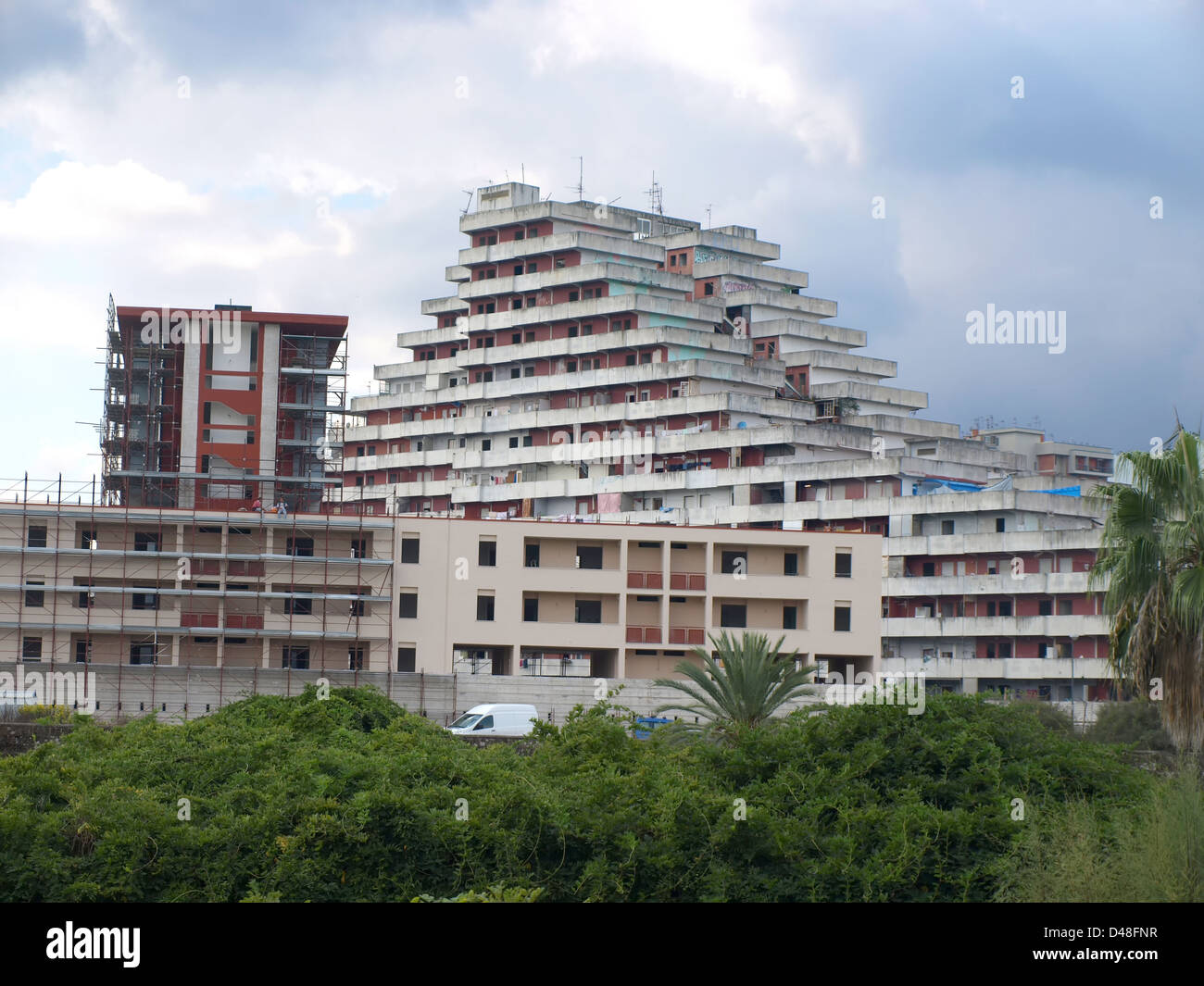 Voir de fameux 'sail de scampia' naples, symbole du crime et de la ...