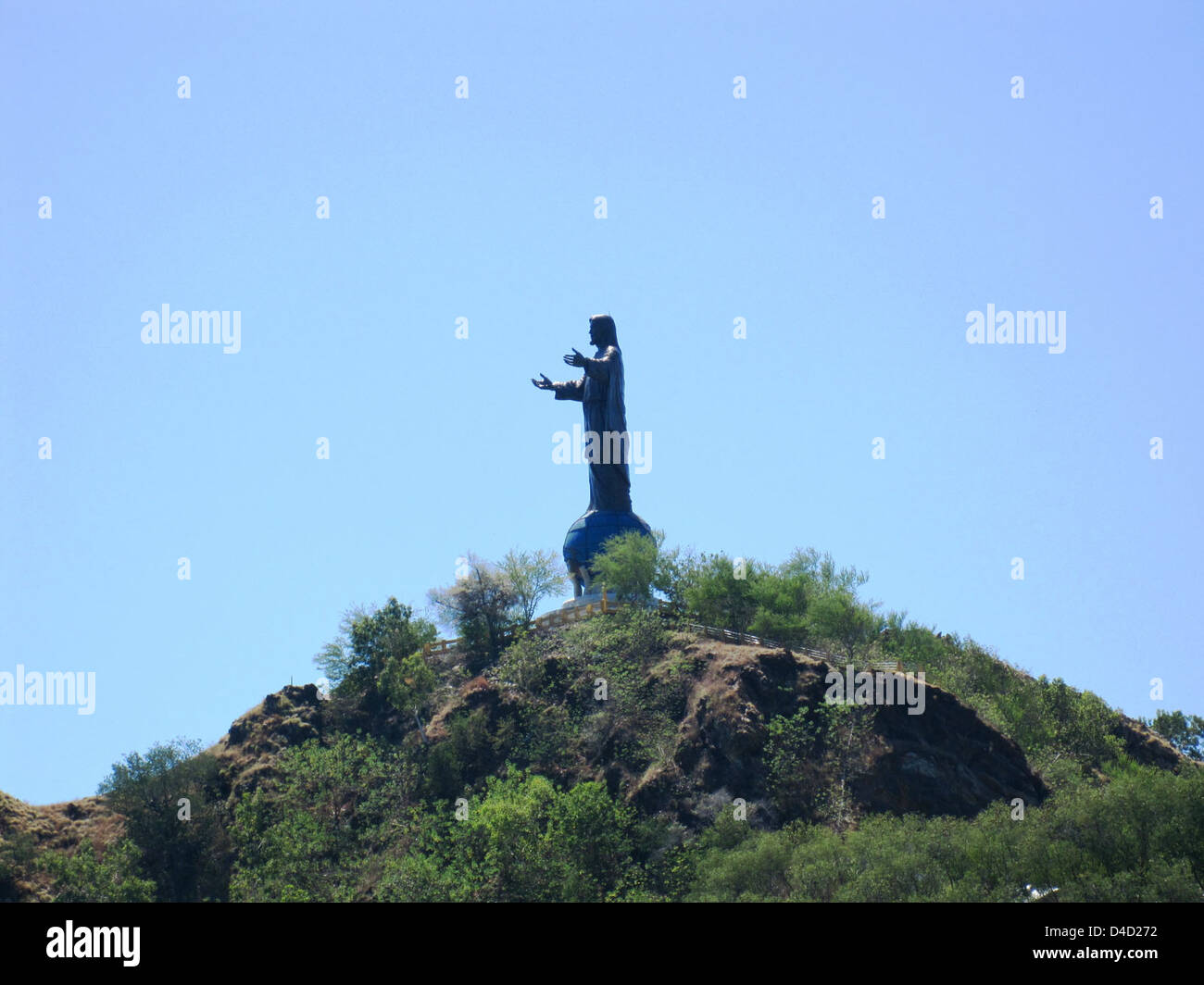 Une statue du Christ Roi surplombe Dili, Timor-Leste Photo Stock - Alamy