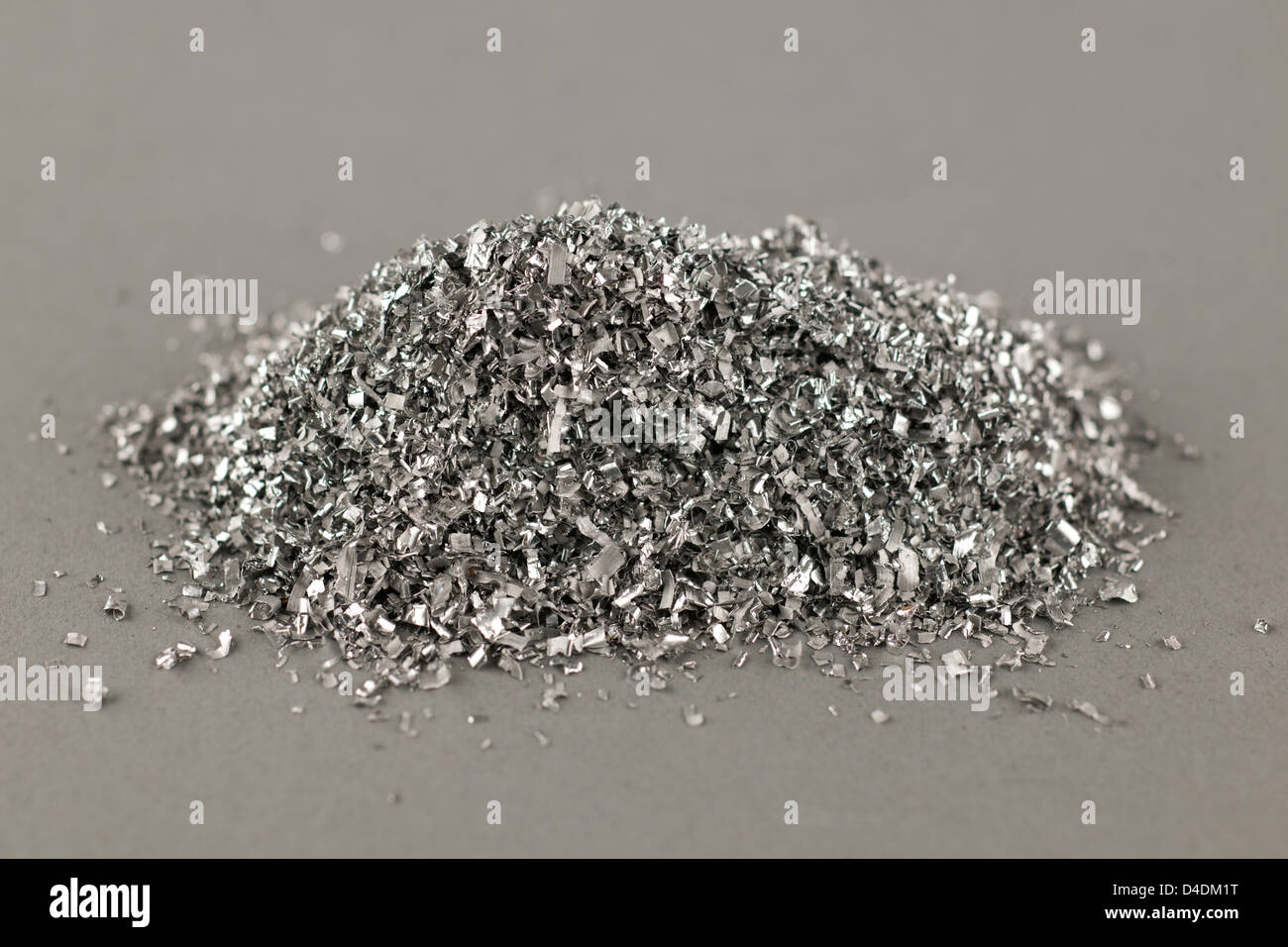 Pile de la limaille d'aluminium Photo Stock - Alamy