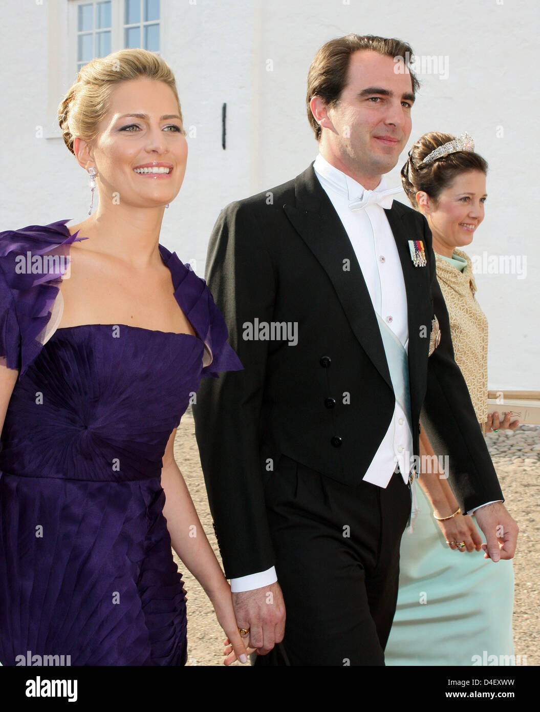 Le Prince Pavlos de Grèce (C), son épouse Marie-Chantal (L) et de la ...