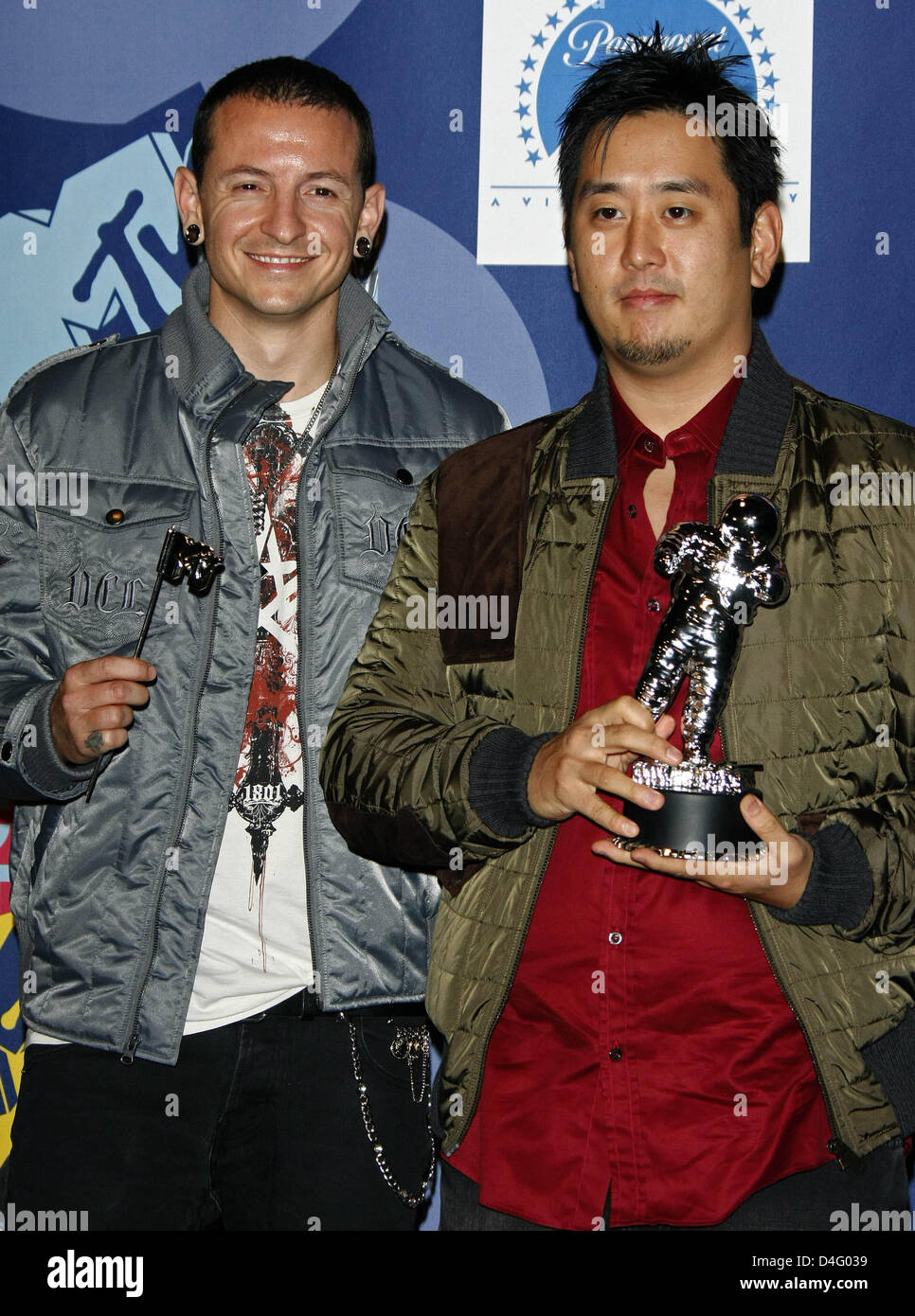 Chester Bennington et Mike Shinoda (R) d'entre nous la bande 'Linkin ...