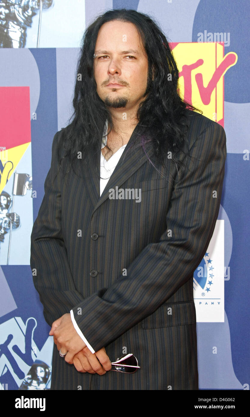 Musicien Jonathan Davis de la bande 'Korn' arrive à la 2008 MTV Video ...