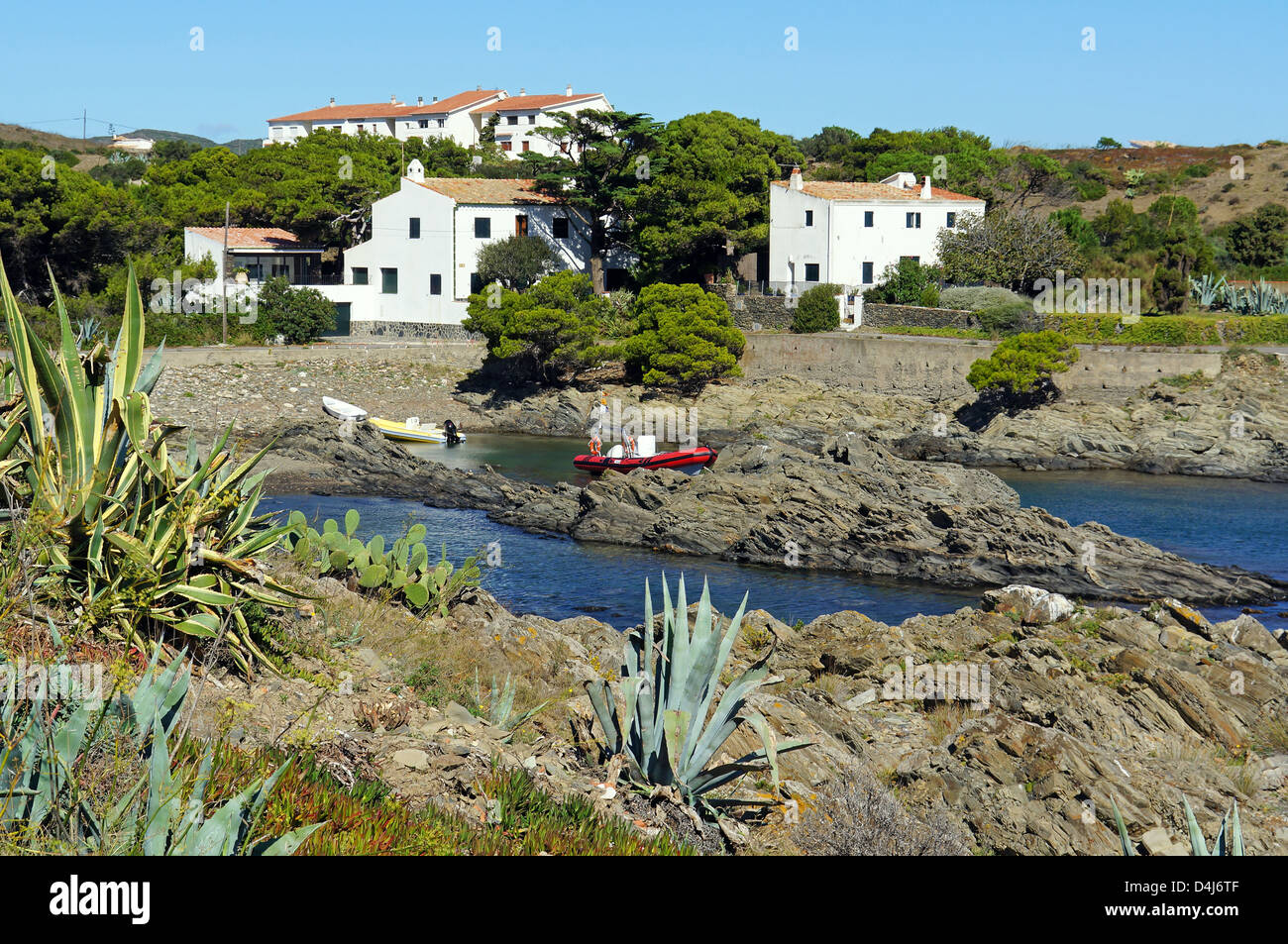 Cadaques plage bateaux Banque de photographies et d’images à haute ...