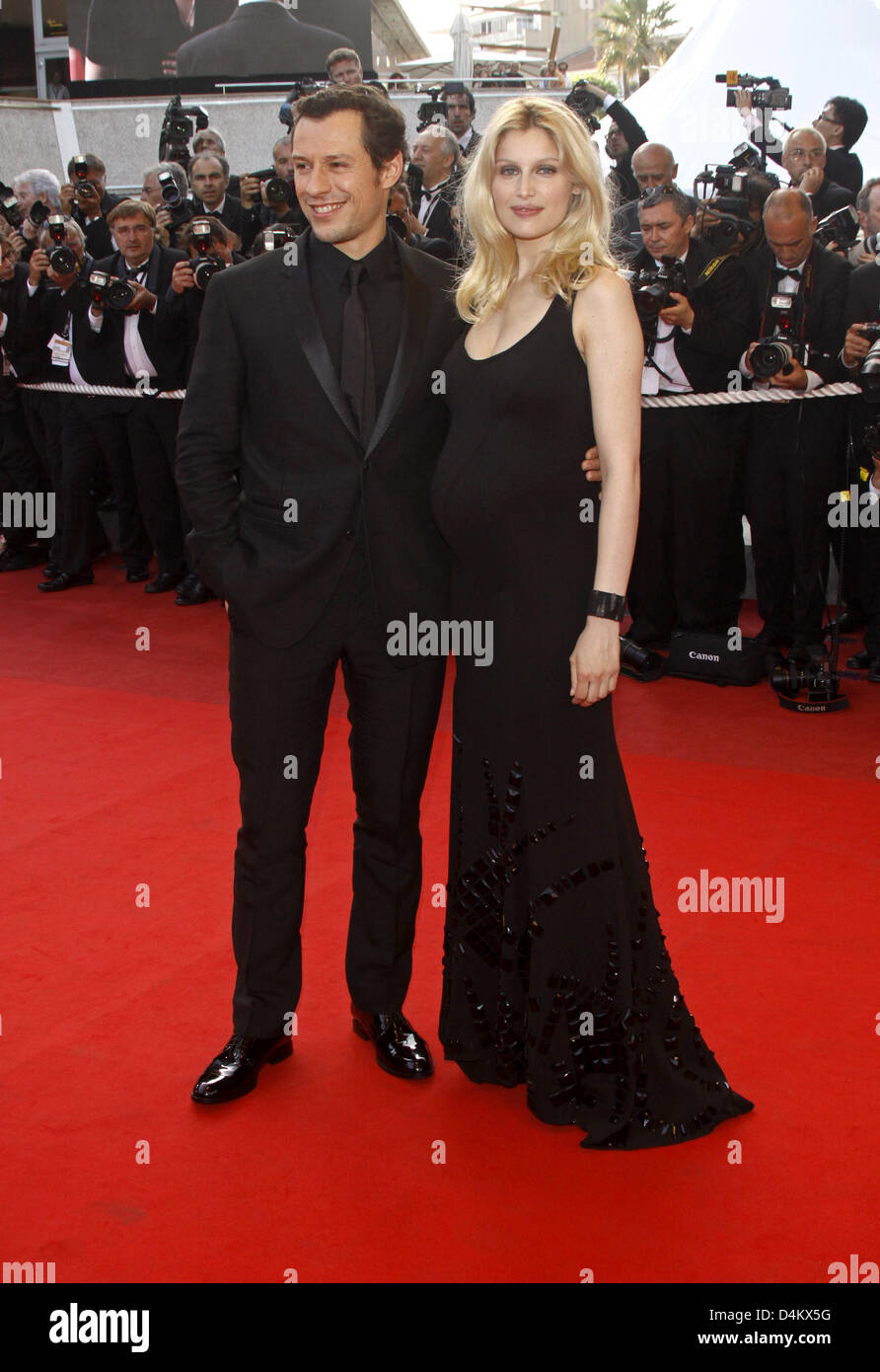 L'actrice française Laetitia Casta et Stefano Accorsi et son mari ...