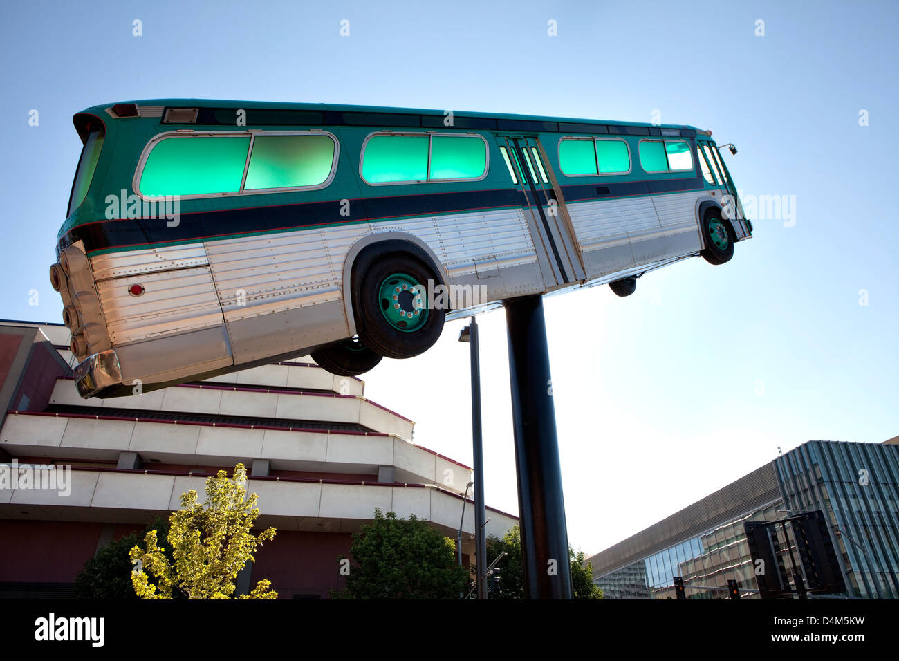 Sculpture de bus Banque de photographies et d’images à haute résolution ...