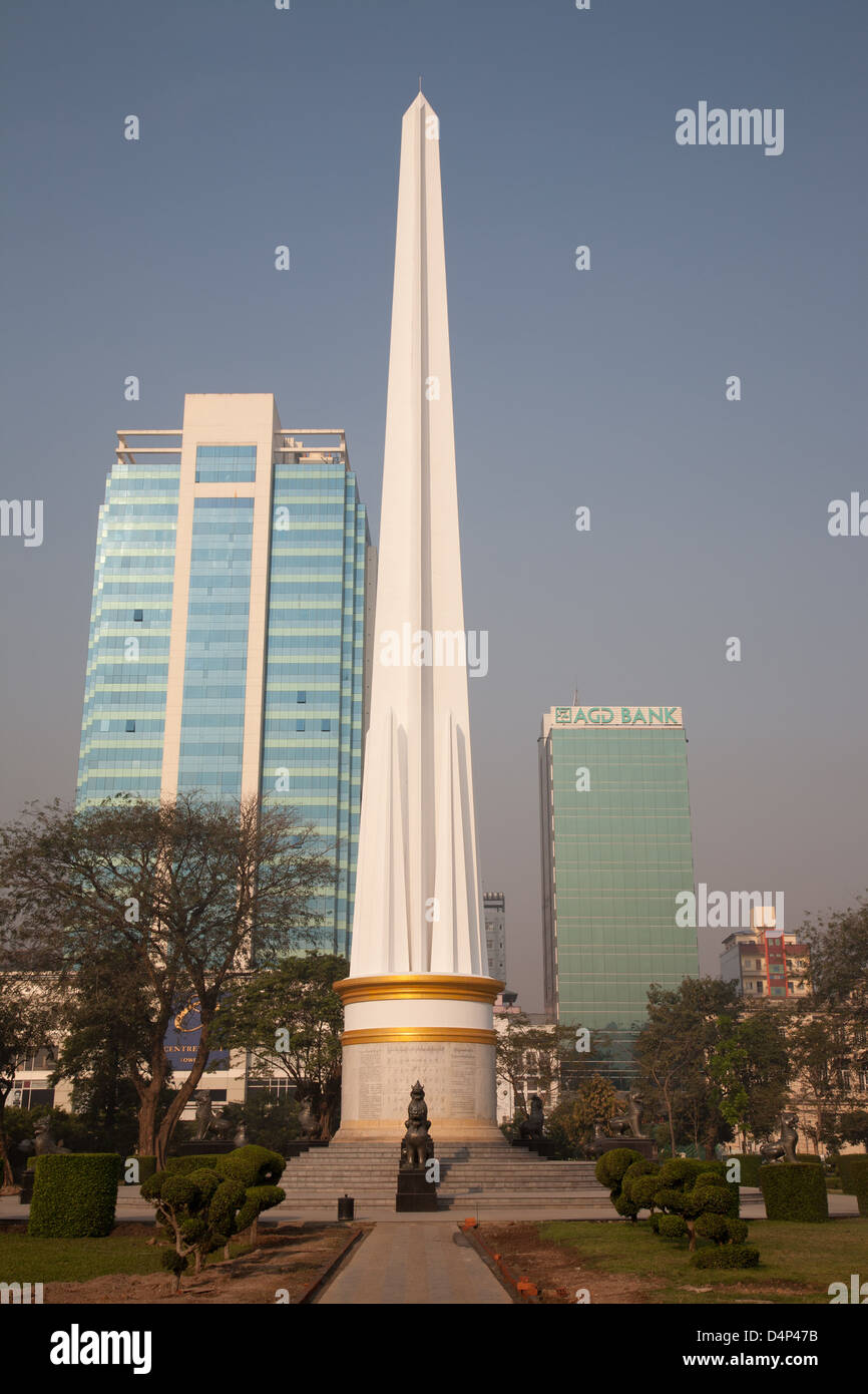 Le Monument de l'indépendance qui est situé dans le centre de Maha ...