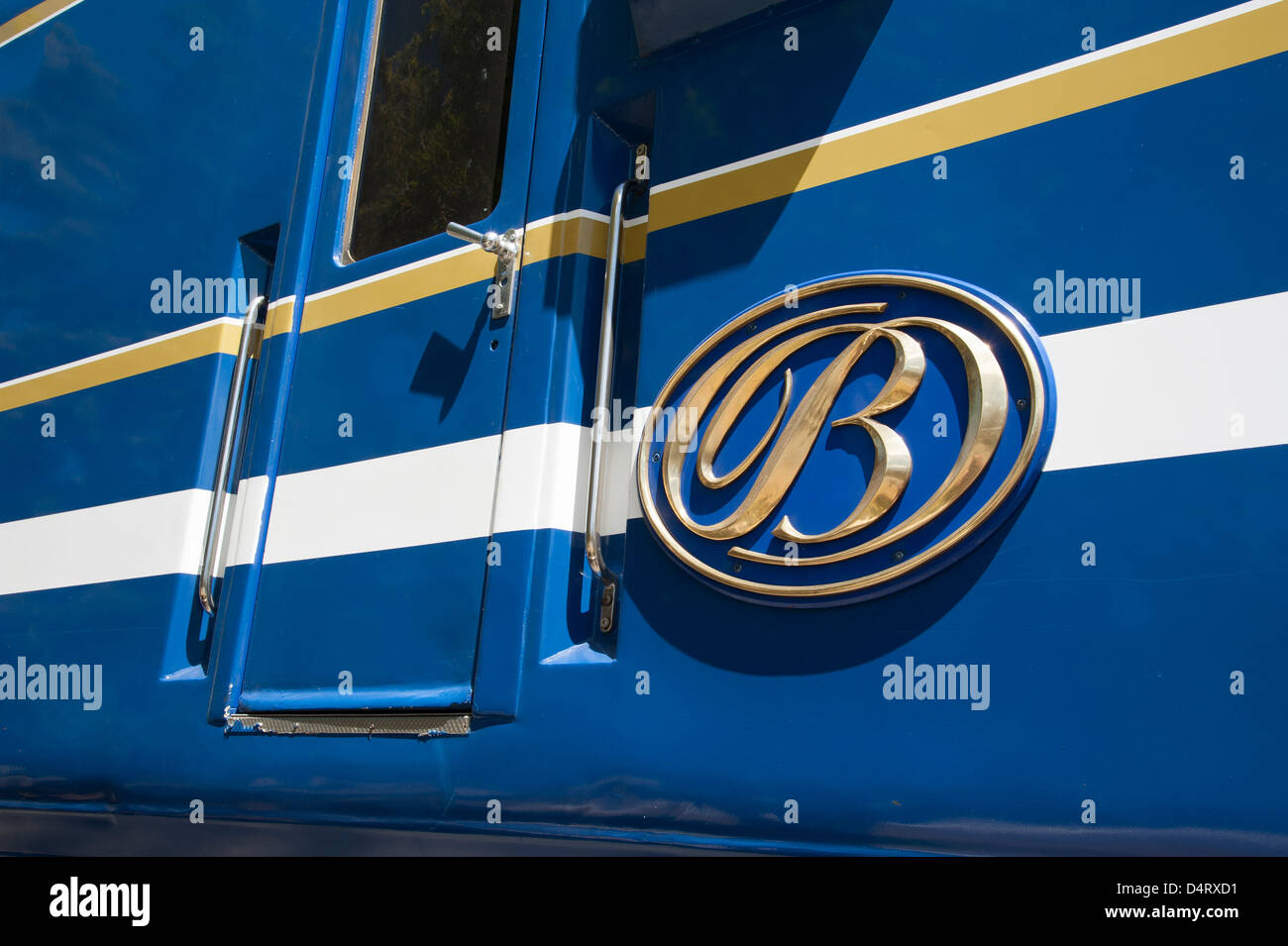 Blue train logo Banque de photographies et d’images à haute résolution ...