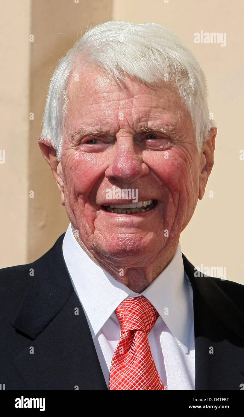 L'acteur Peter Graves ('Mission impossible'-tv-series, 'avion ...