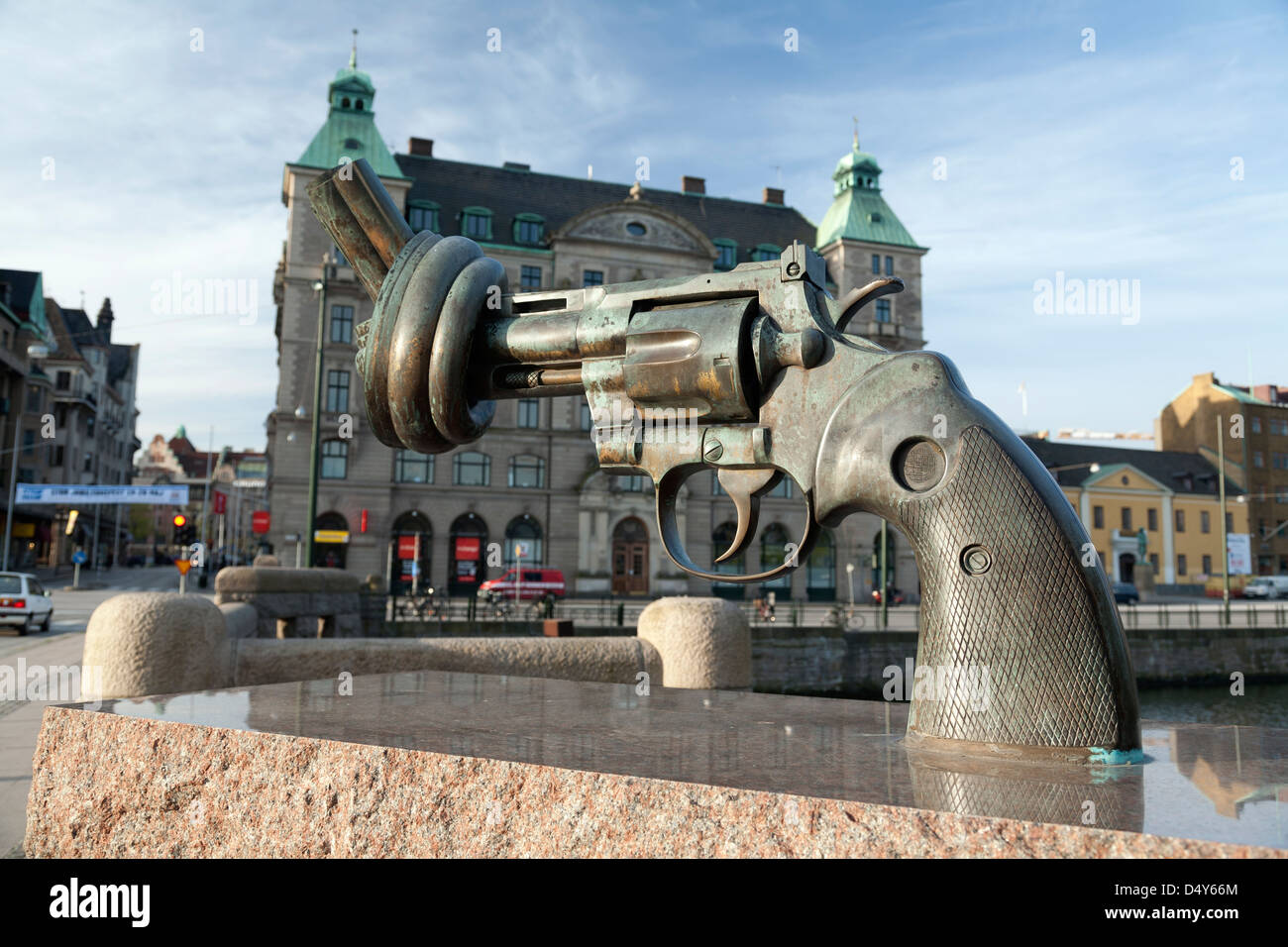 Knotted gun malmo Banque de photographies et d’images à haute ...