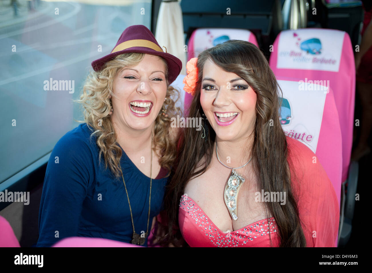Alessandra, Angie participant à la télé allemande VOX afficher 'ein ...