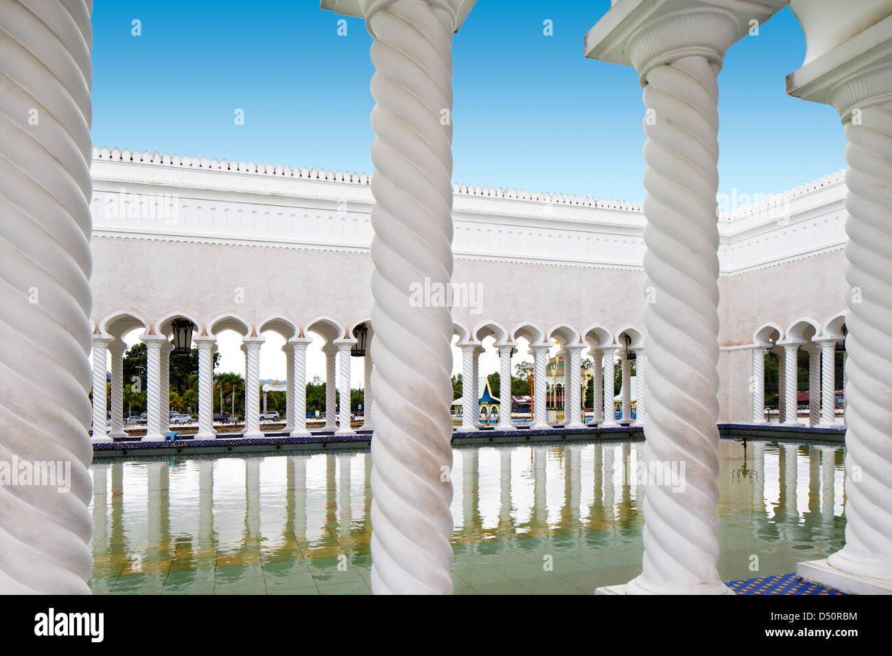 La pièce centrale de la capitale de Brunei Bandar Seri Begawan est la ...