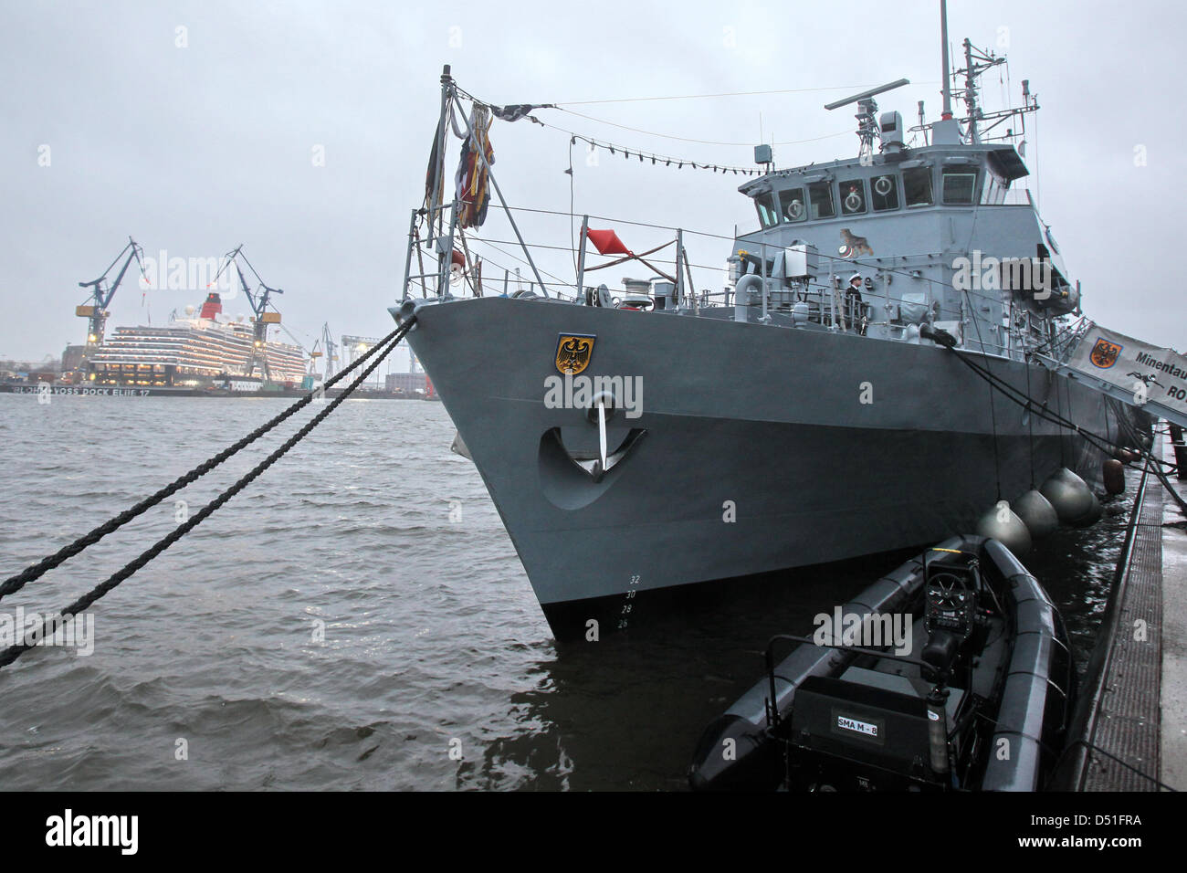 Das Deutsche Minentauchereinsatzboot «FGS Rottweil' liegt am Samstag ...