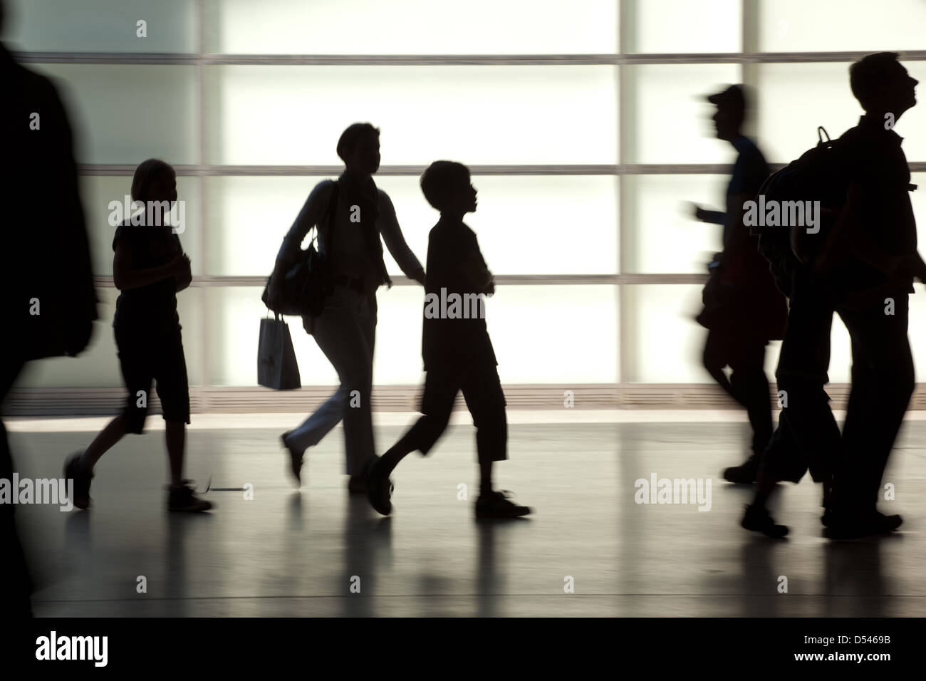 Groupe plusieurs personnes adultes Banque de photographies et d’images ...