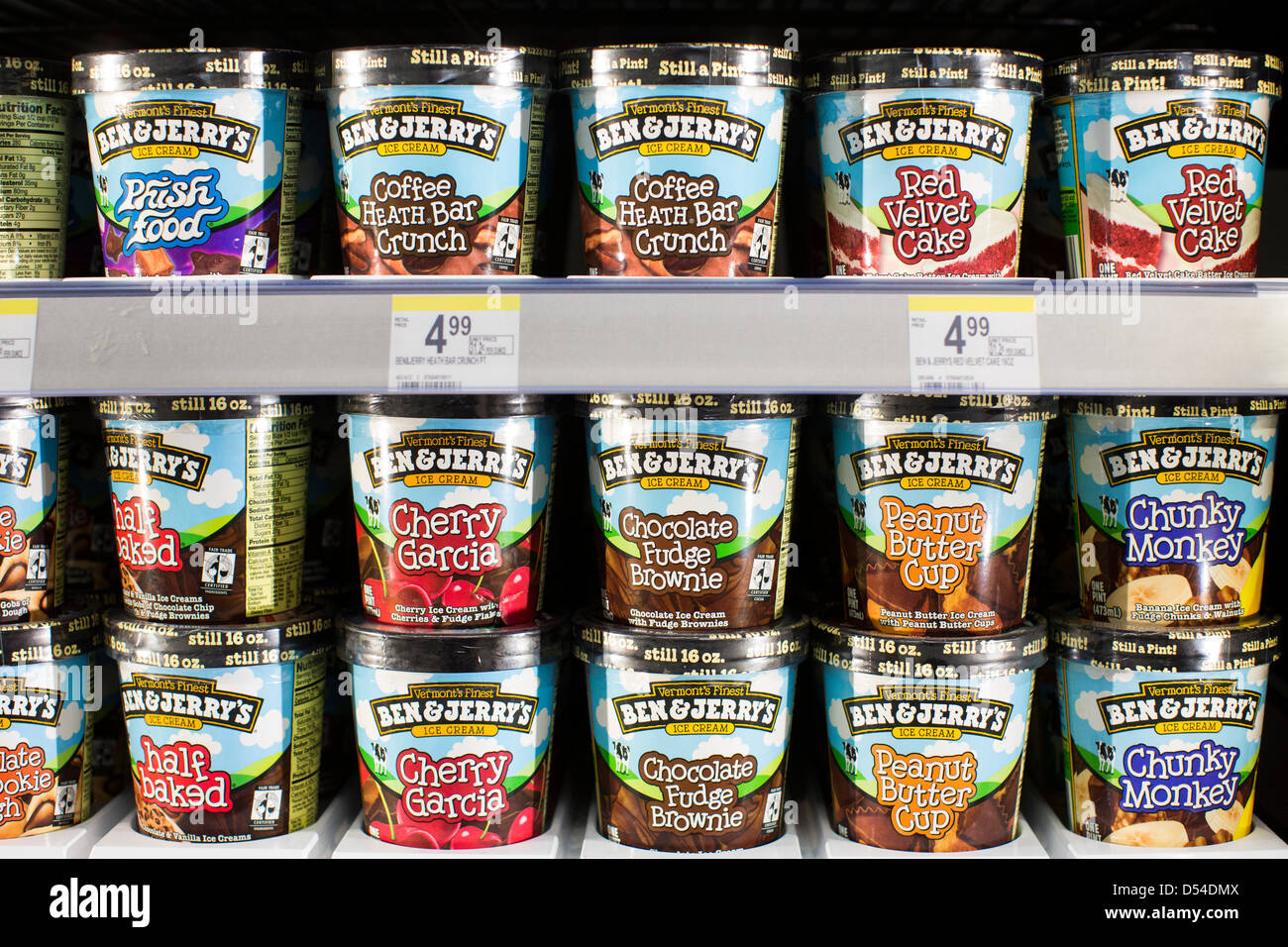 La glace Ben & Jerry's sur l'affichage à un Walgreens Flagship store ...