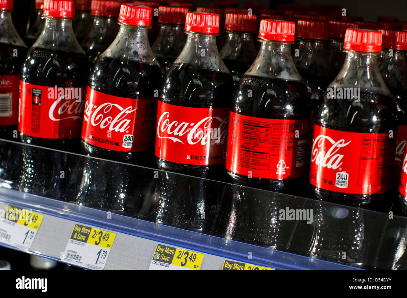 Produits Coca-Cola sur l'affichage à un Walgreens Flagship store Photo ...
