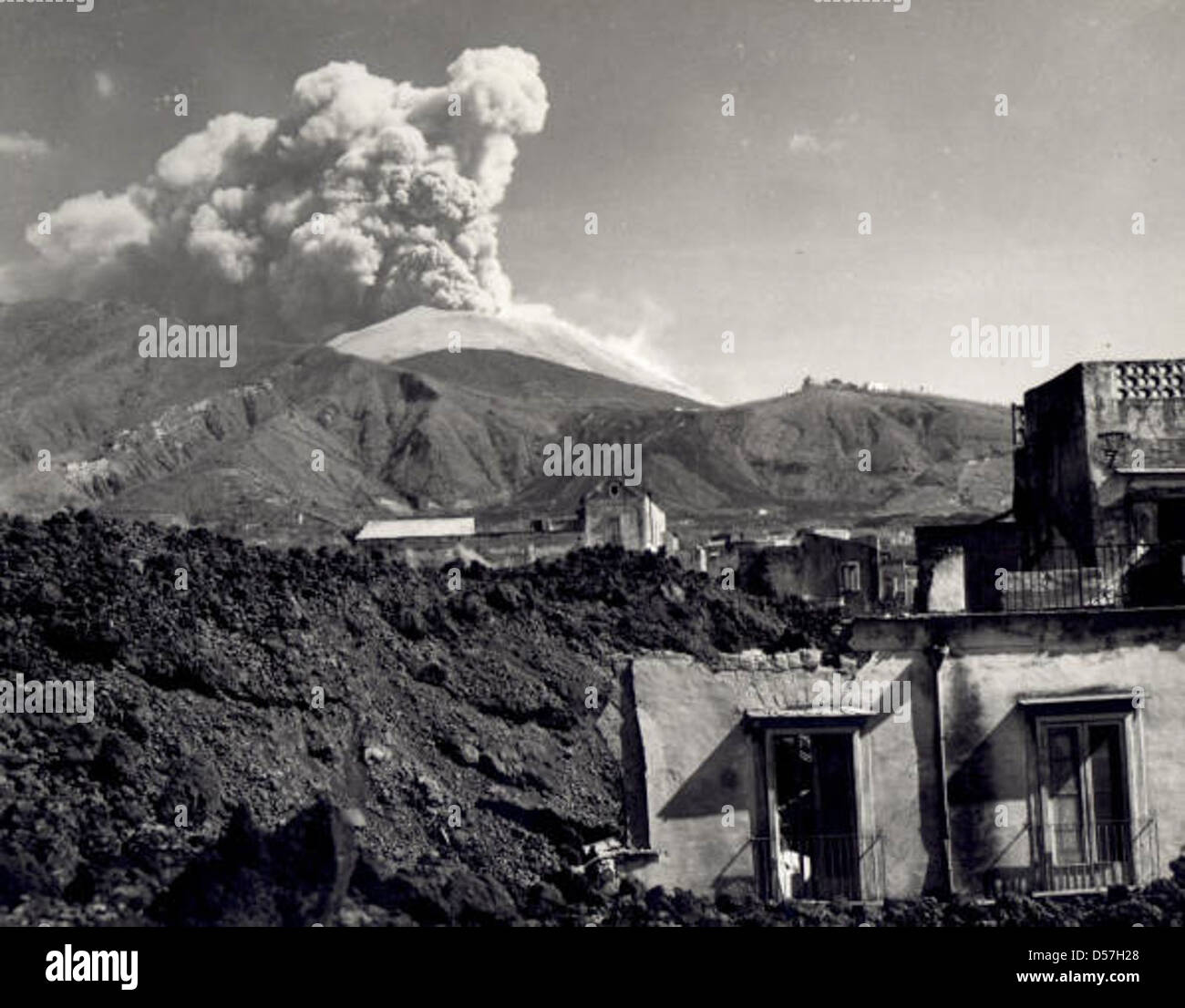 Vesuvius eruption 1944 Banque de photographies et d’images à haute ...