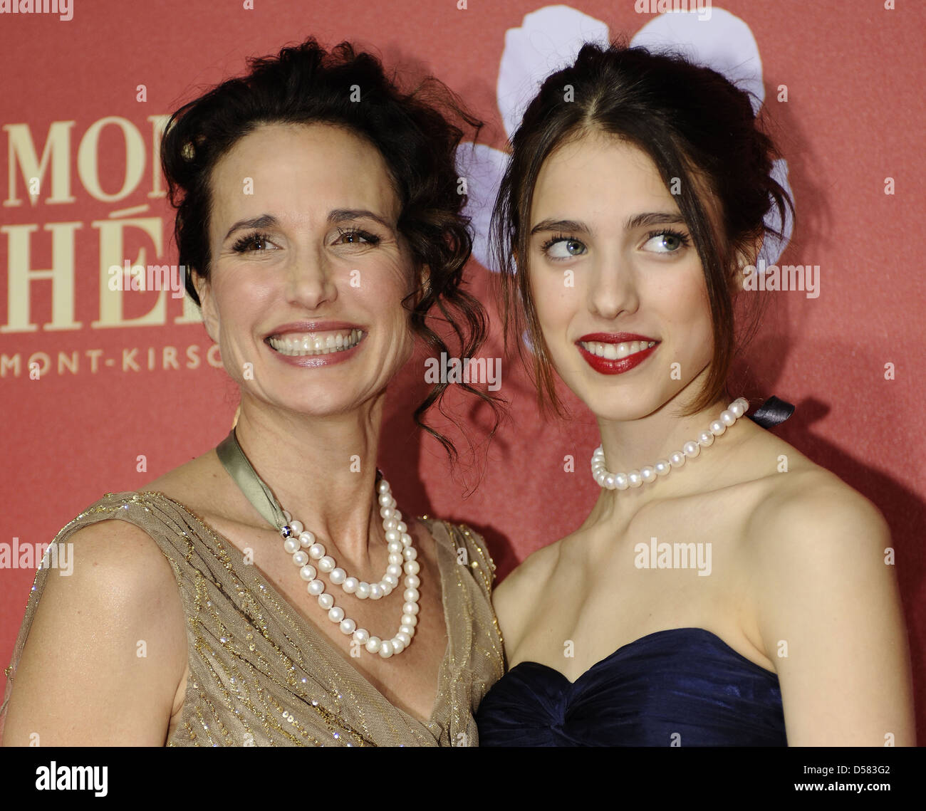 Andie MacDowell et sa fille Sarah Margaret Qualley Mon Chéri Barbara ...