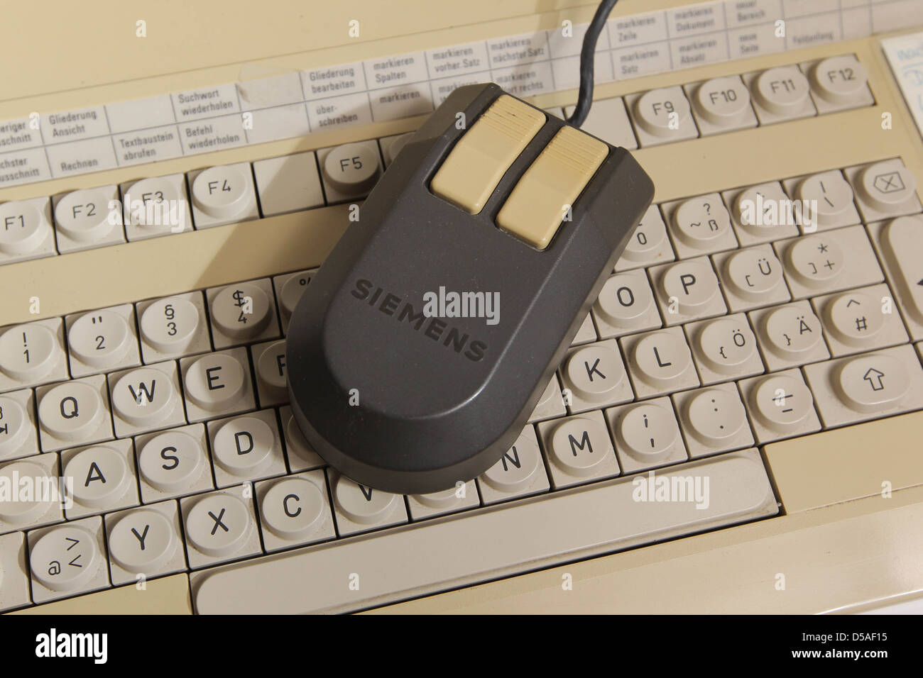 Clavier allemand Banque de photographies et d’images à haute résolution ...