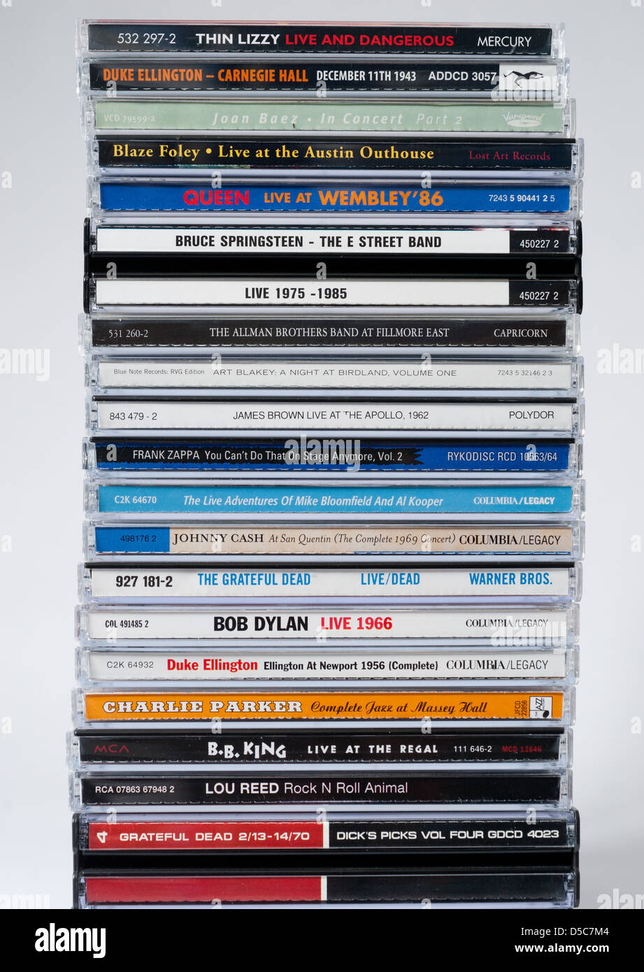 Pile de cd Banque de photographies et d’images à haute résolution - Alamy