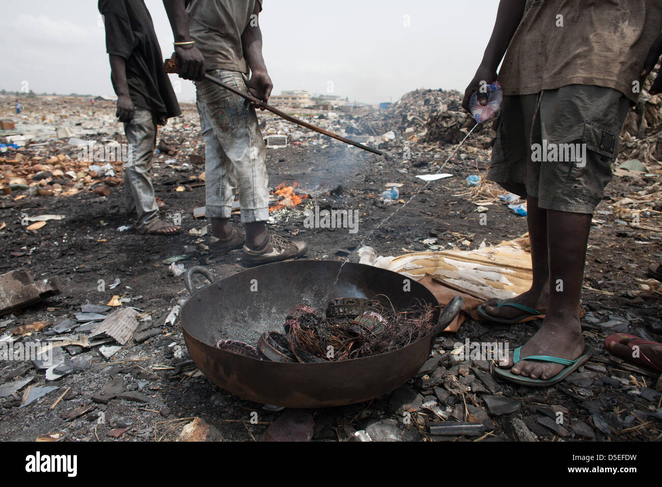Electronic waste dump in ghana Banque de photographies et d’images à ...
