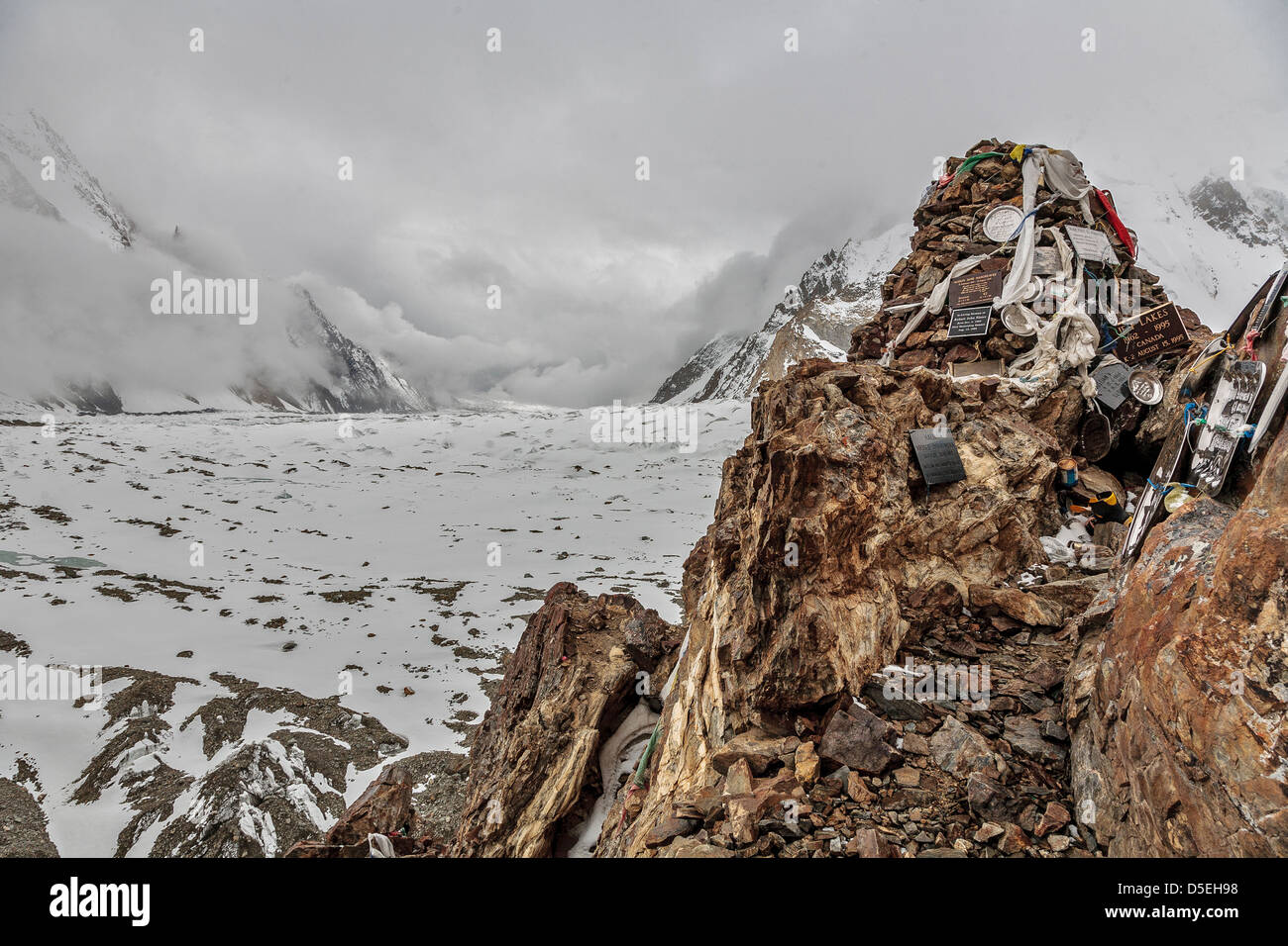 Godwin austen Banque de photographies et d’images à haute résolution ...