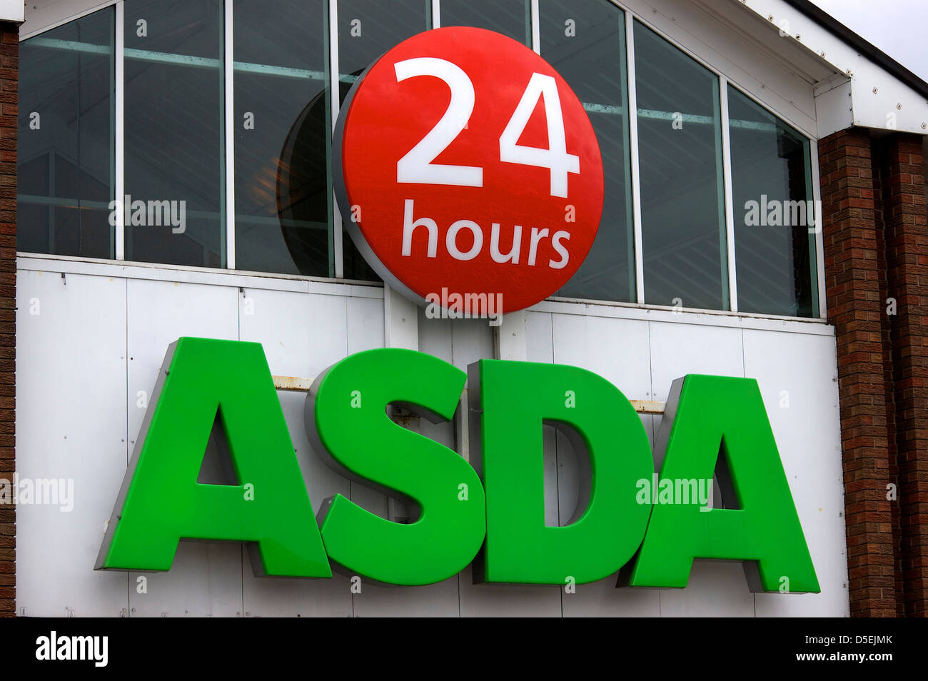 Asda 24 heures Banque de photographies et d’images à haute résolution ...