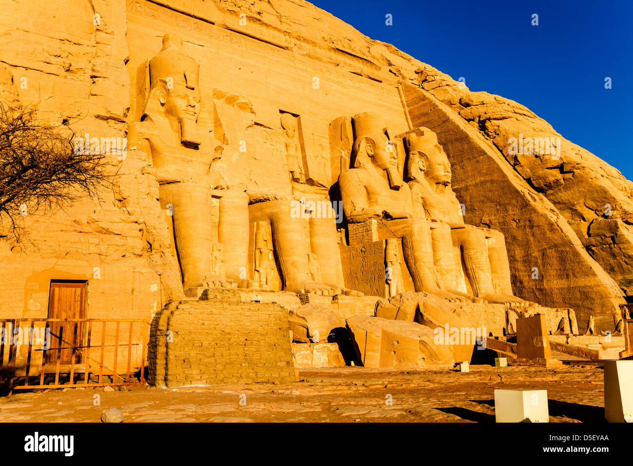 Temple de Ramsès II à Abou Simbel, Egypte Photo Stock - Alamy