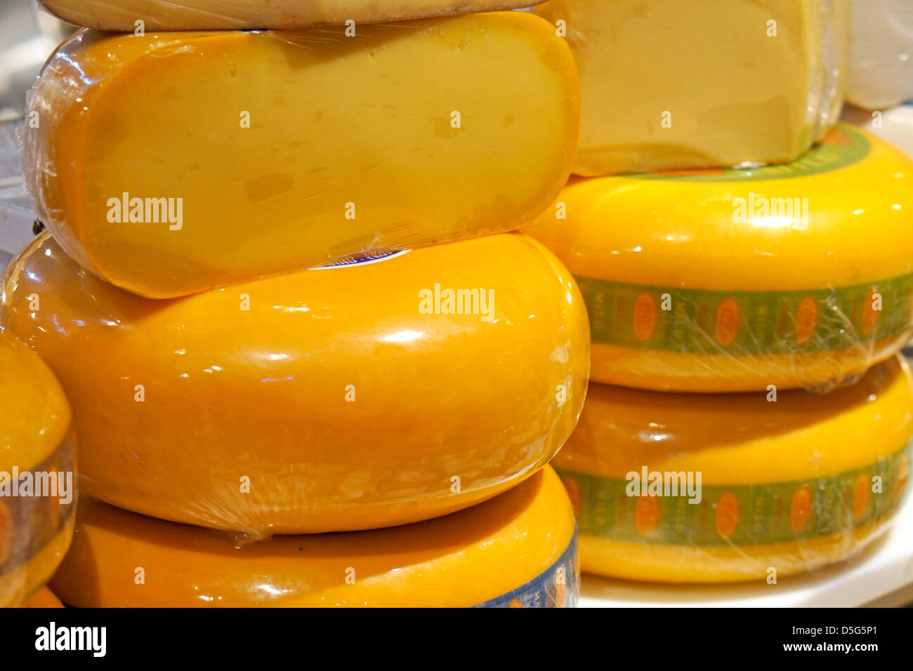 Fromages Jaunes Banque d'image et photos - Alamy