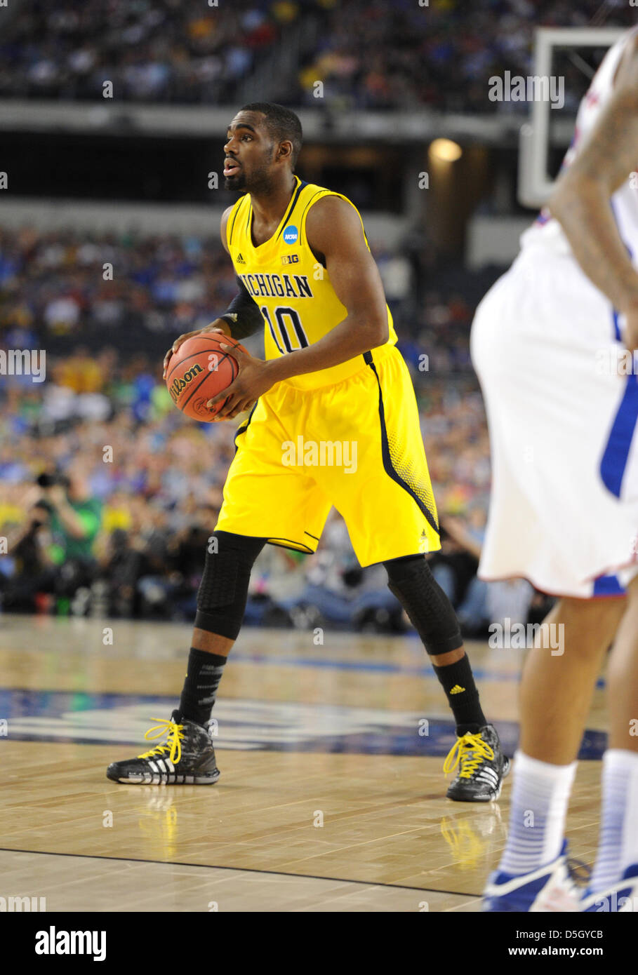 29 mars 2013 : Tim Hardaway Michigan Wolverines guard Jr. # 10 pendant ...