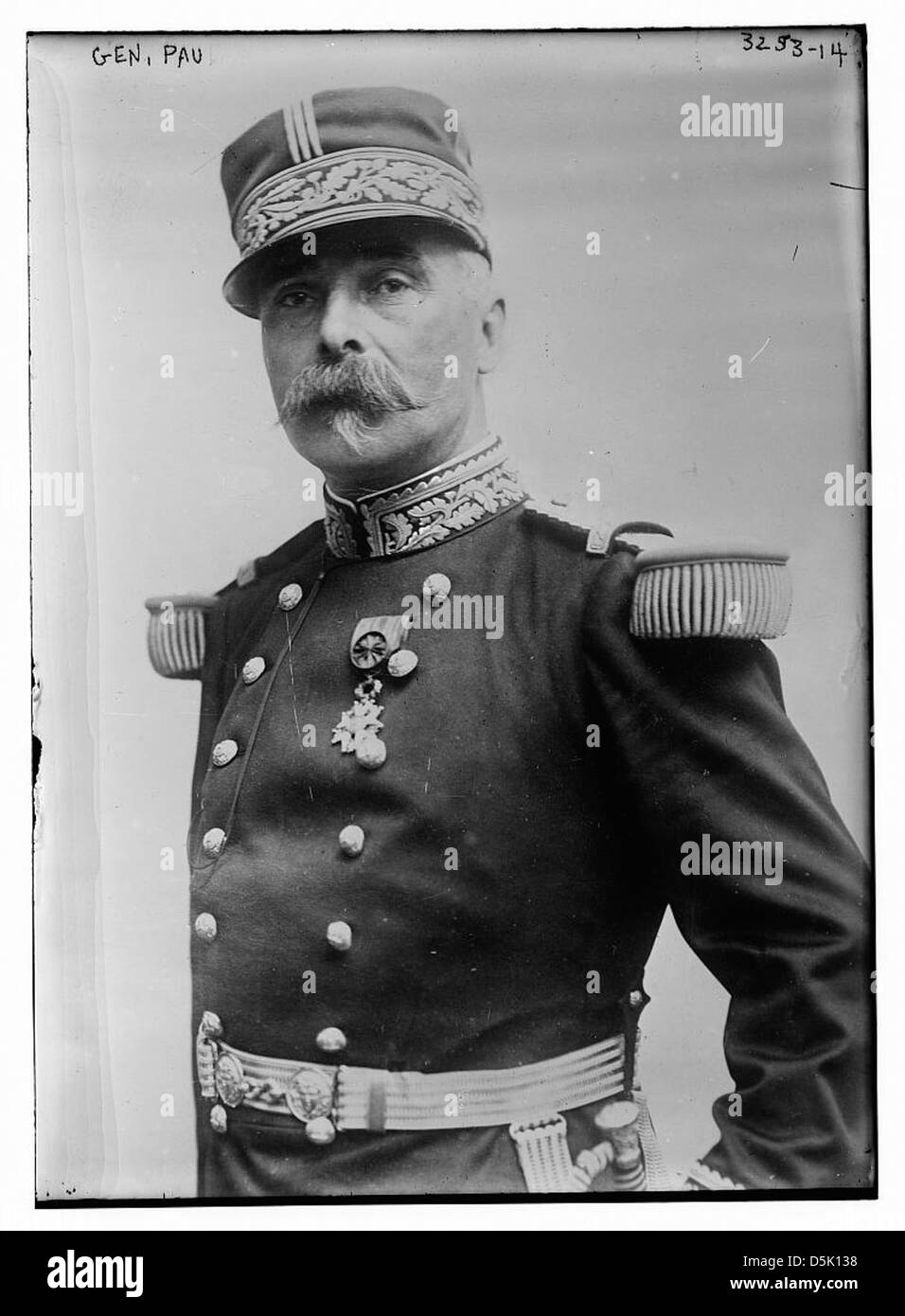 Le général Paul Pau était un officier de l'armée française connu pour ...