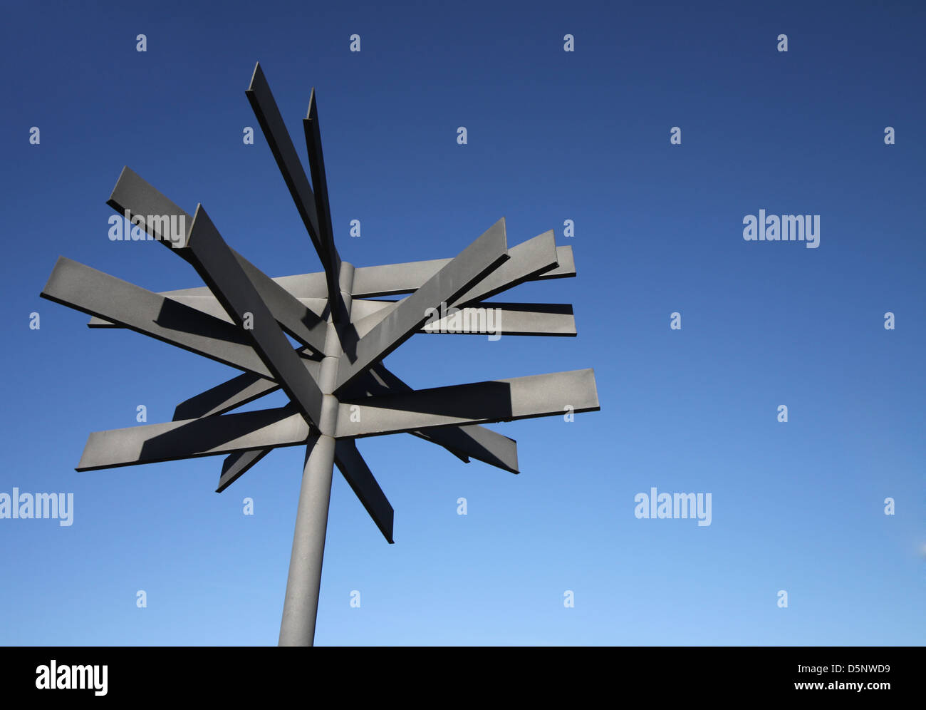 Multidirectional arrows Banque de photographies et d’images à haute ...